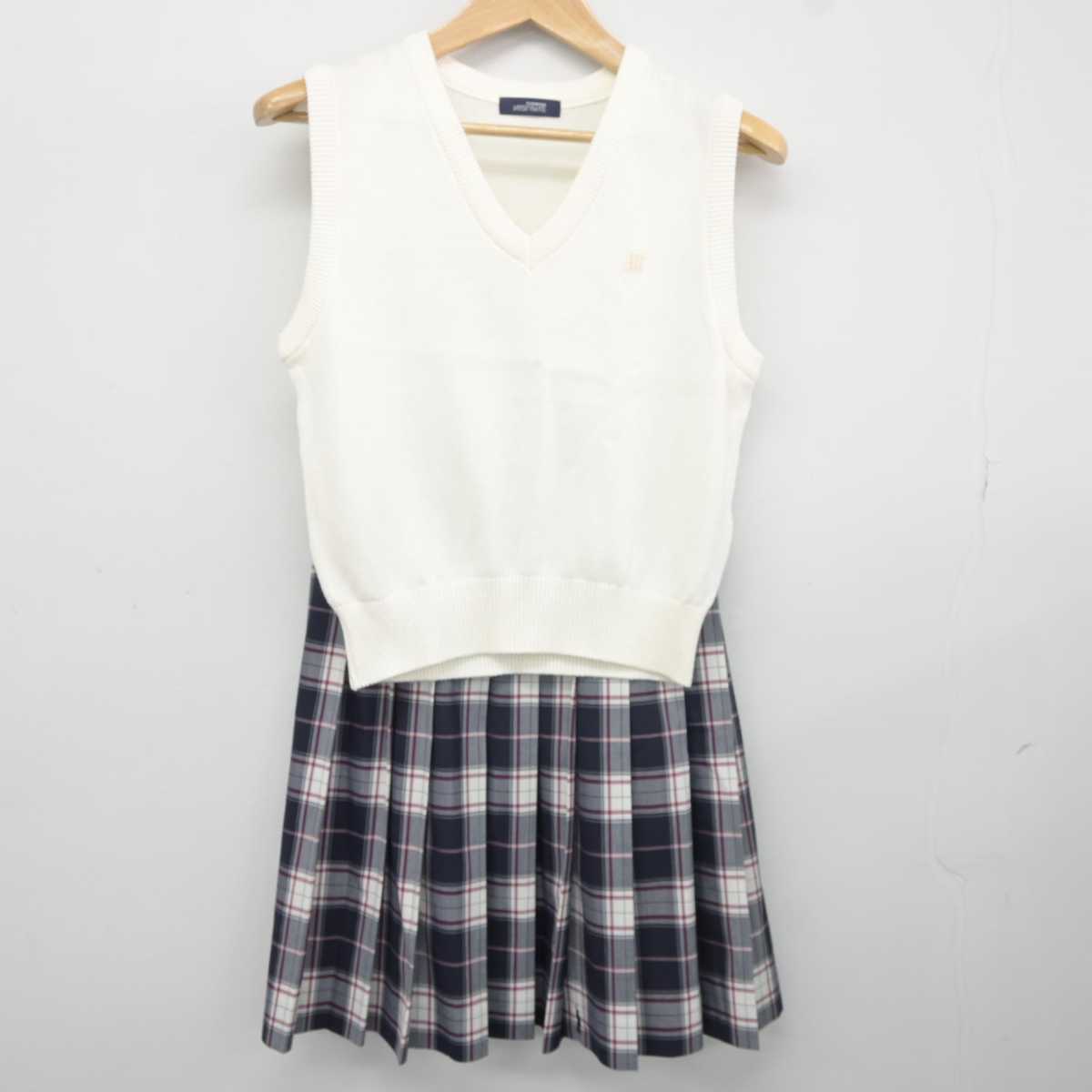 【中古】福岡県 福岡大学附属若葉高等学校 女子制服 2点 ニットベスト・スカート Sf040829 中古制服通販パレイド