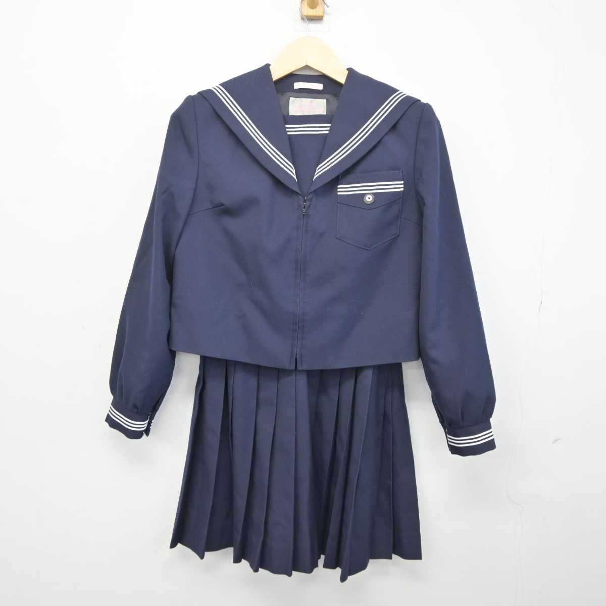 【中古】大阪府 貝塚市立第三中学校 女子制服 2点 セーラー服・スカート Sf042037 中古制服通販パレイド