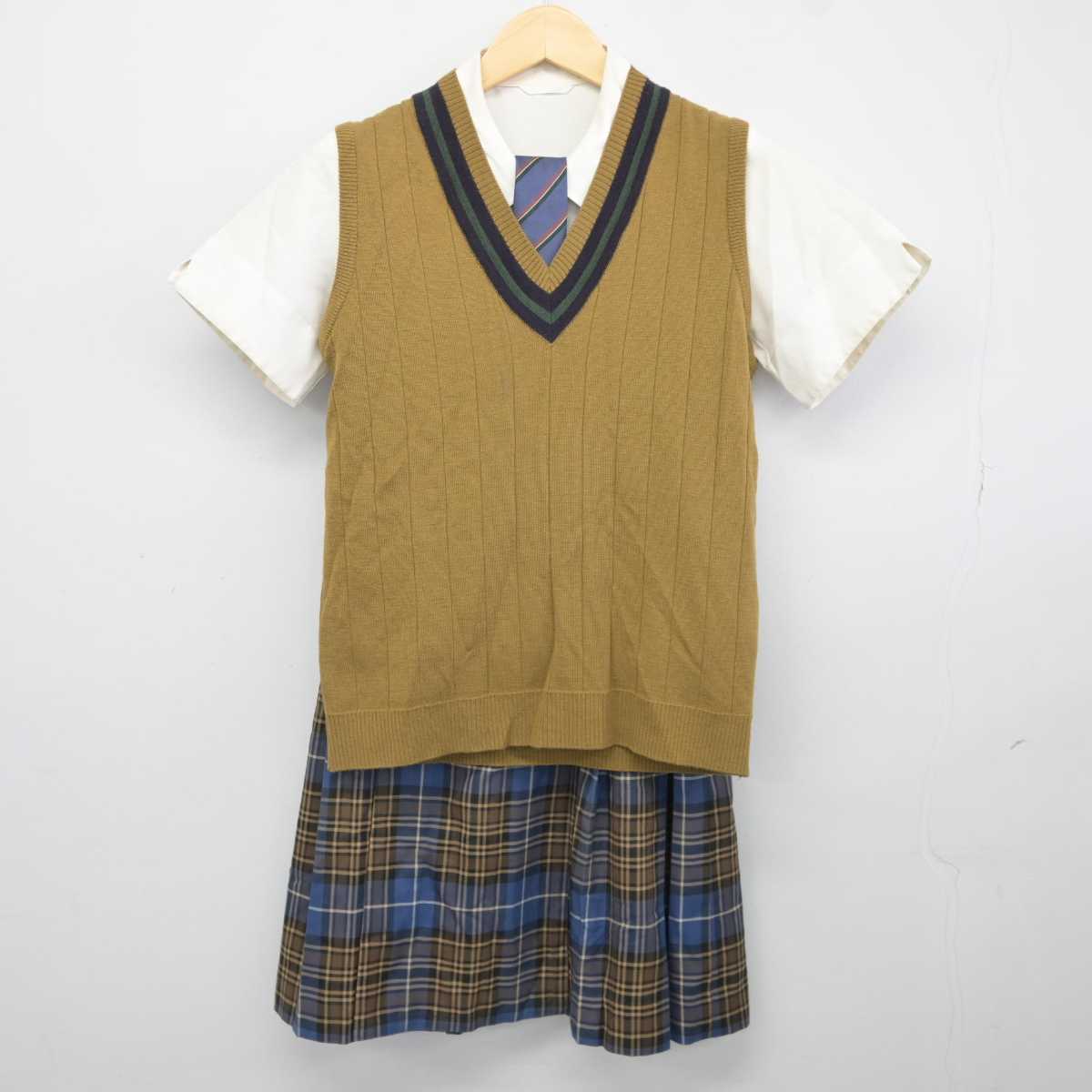 【中古】岡山県 岡山学芸館高等学校 女子制服 4点 シャツ・ニットベスト・スカート Sf043816 中古制服通販パレイド