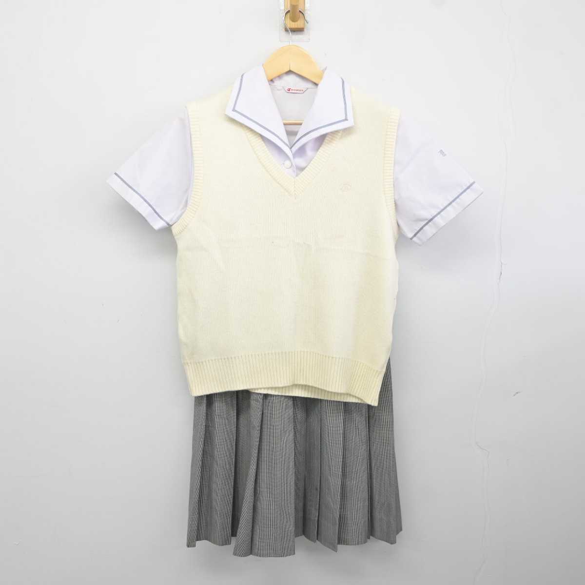 【中古】福岡県 八幡中央高等学校 女子制服 3点 ニットベスト・シャツ・スカート Sf044006 中古制服通販パレイド