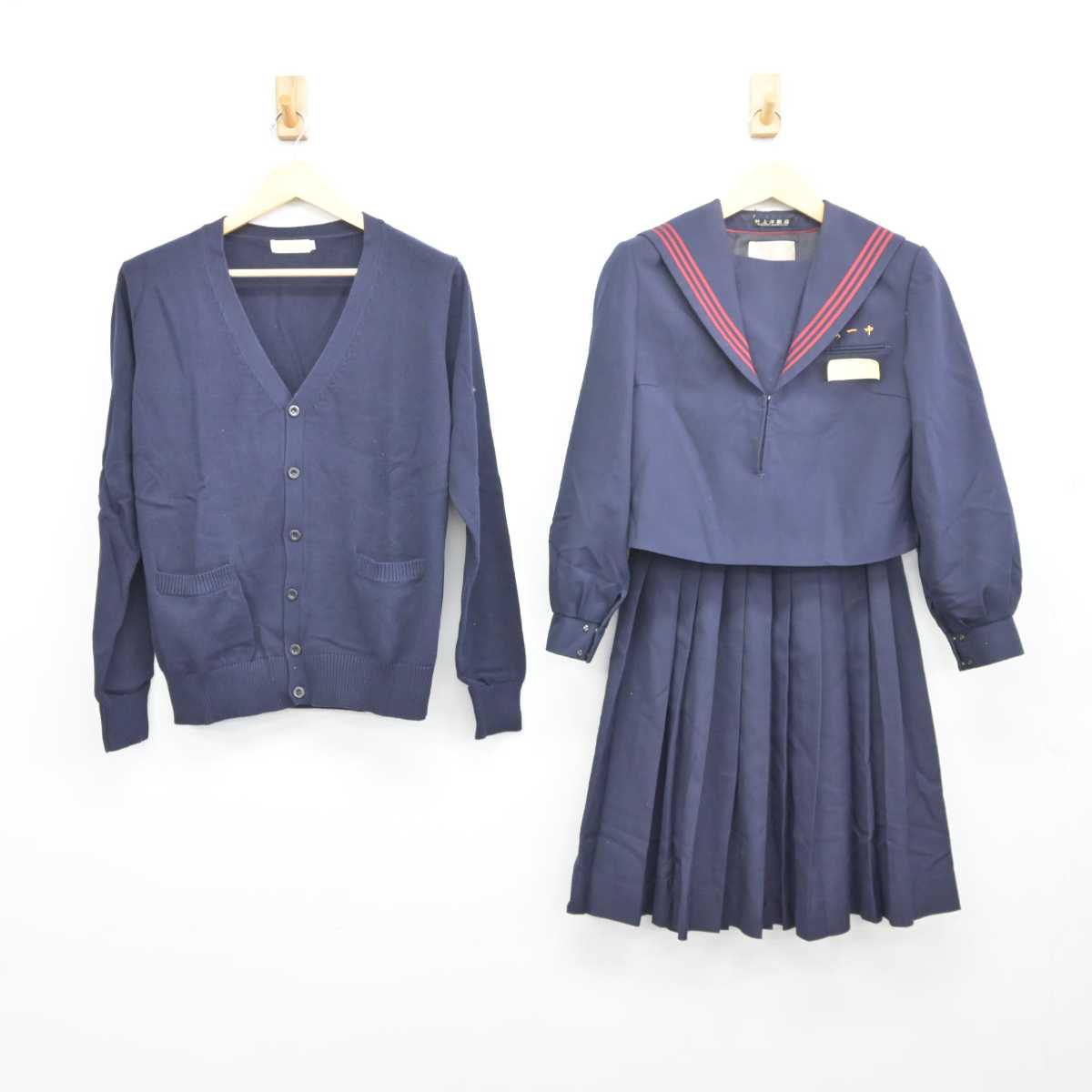 【中古】福岡県 飯塚第一中学校 女子制服 3点 セーラー服・ニット・スカート Sf044414 中古制服通販パレイド