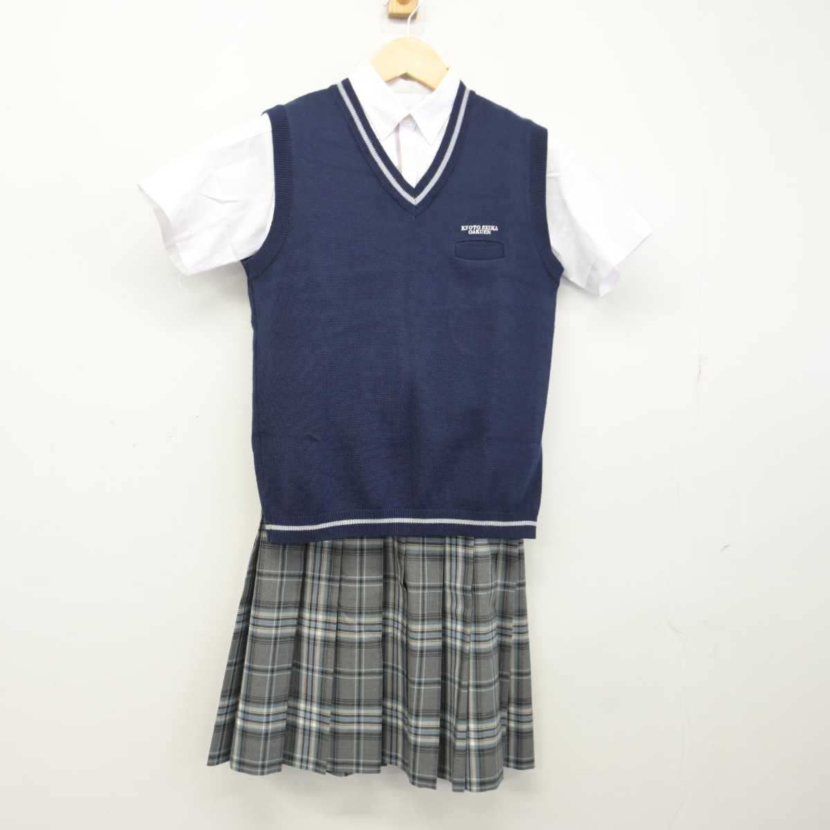 【中古】京都府 京都精華学園中学校高等学校 女子制服 3点 ニットベスト・シャツ・スカート Sf046332 中古制服通販パレイド