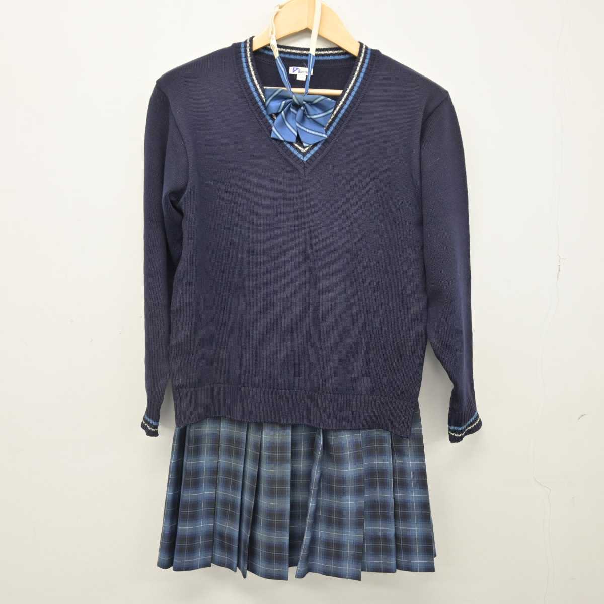 【中古】京都府 京都産業大学附属中学校 女子制服 3点 ニット・スカート Sf046432 中古制服通販パレイド