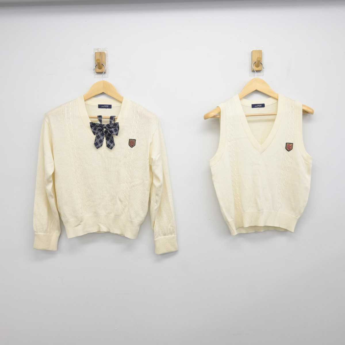 【中古】佐賀県 鳥栖商業高等学校 女子制服 3点 ニット・ニットベスト Sf046466 中古制服通販パレイド