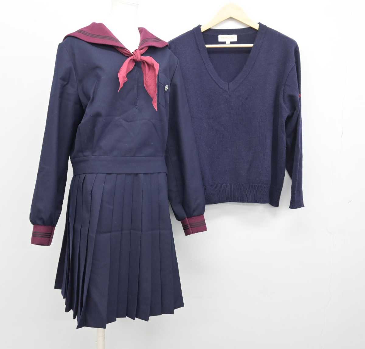 【中古】石川県 北陸学院中学校高等学校 女子制服 4点 ・ニット・スカート Sf046510 中古制服通販パレイド