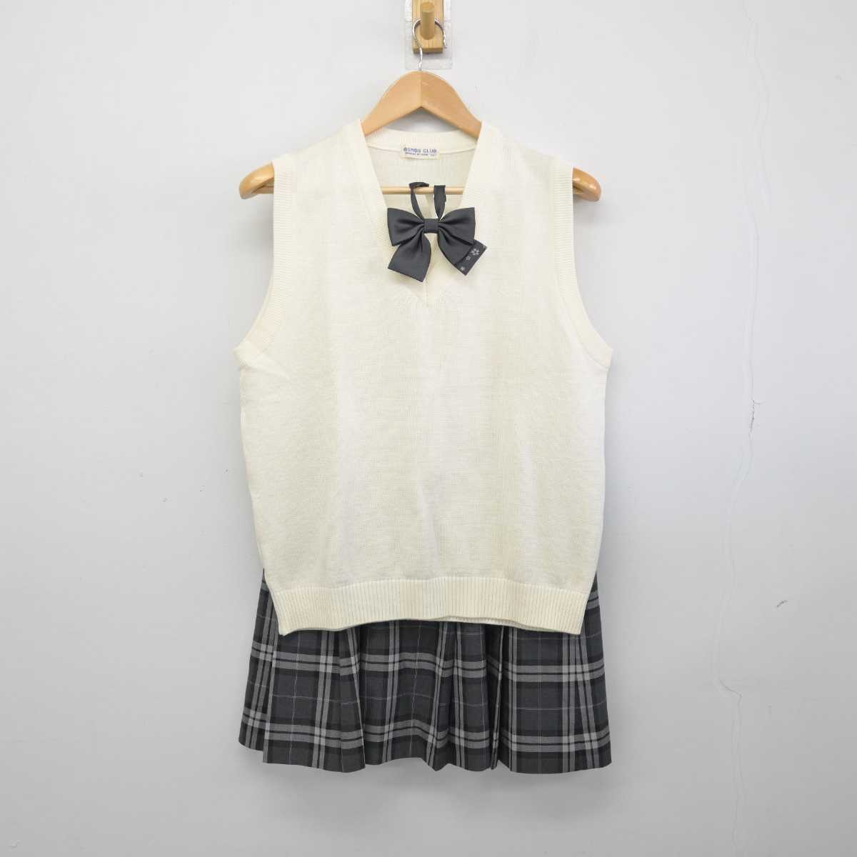 【中古】東京都 淑徳sc高等学校 女子制服 4点 ニットベスト・スカート Sf047202 中古制服通販パレイド