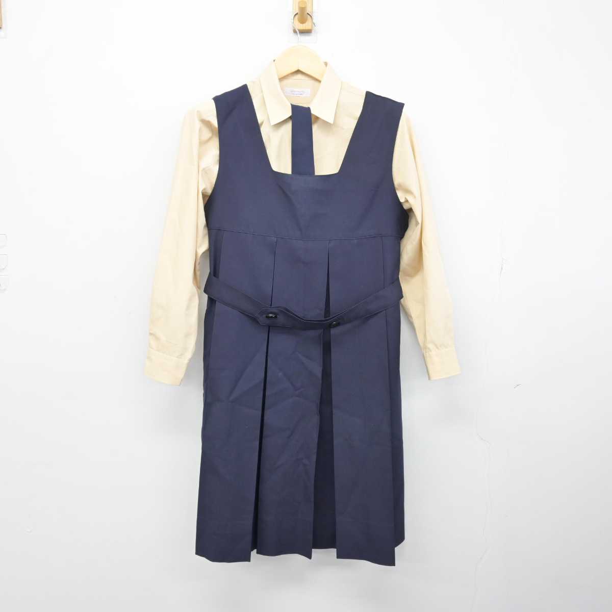 【中古】神奈川県 清泉女学院中学高等学校 女子制服 3点 ジャンパースカート・シャツ Sf047335 中古制服通販パレイド