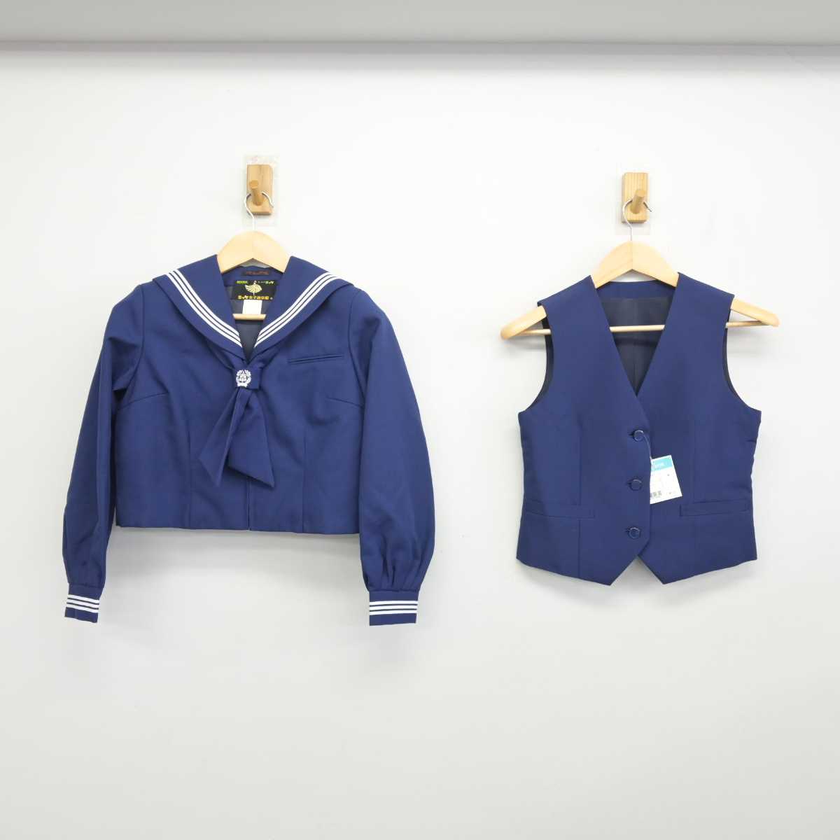 【中古】埼玉県 富士見市立西中学校 女子制服 3点 セーラー服・ベスト Sf049433 中古制服通販パレイド