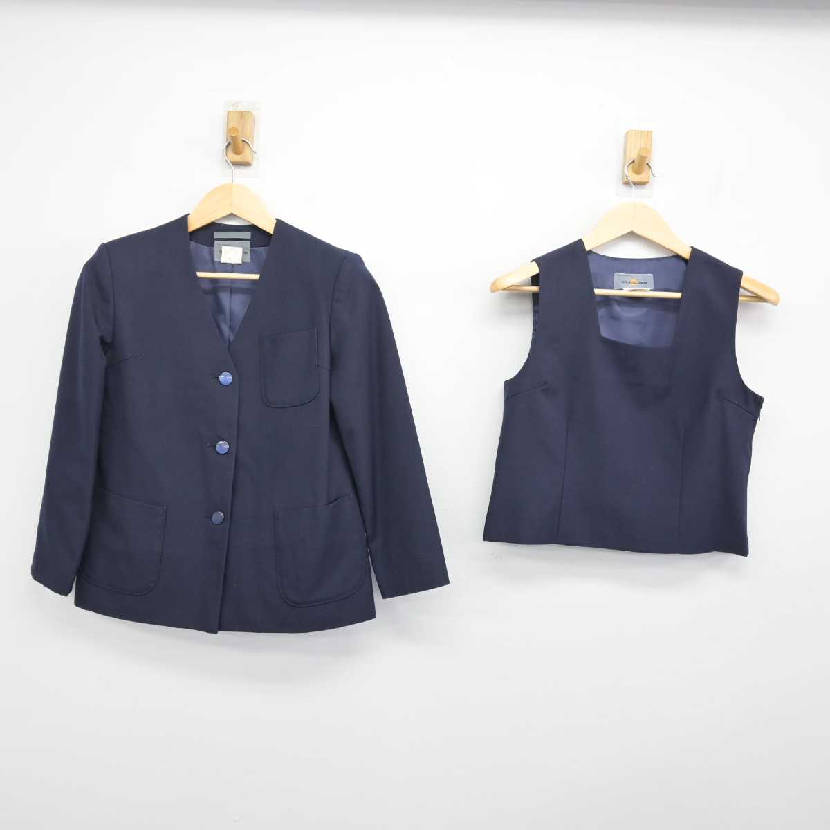 【中古】埼玉県 蕨市立第二中学校 女子制服 2点 ブレザー・ベスト Sf049619 中古制服通販パレイド
