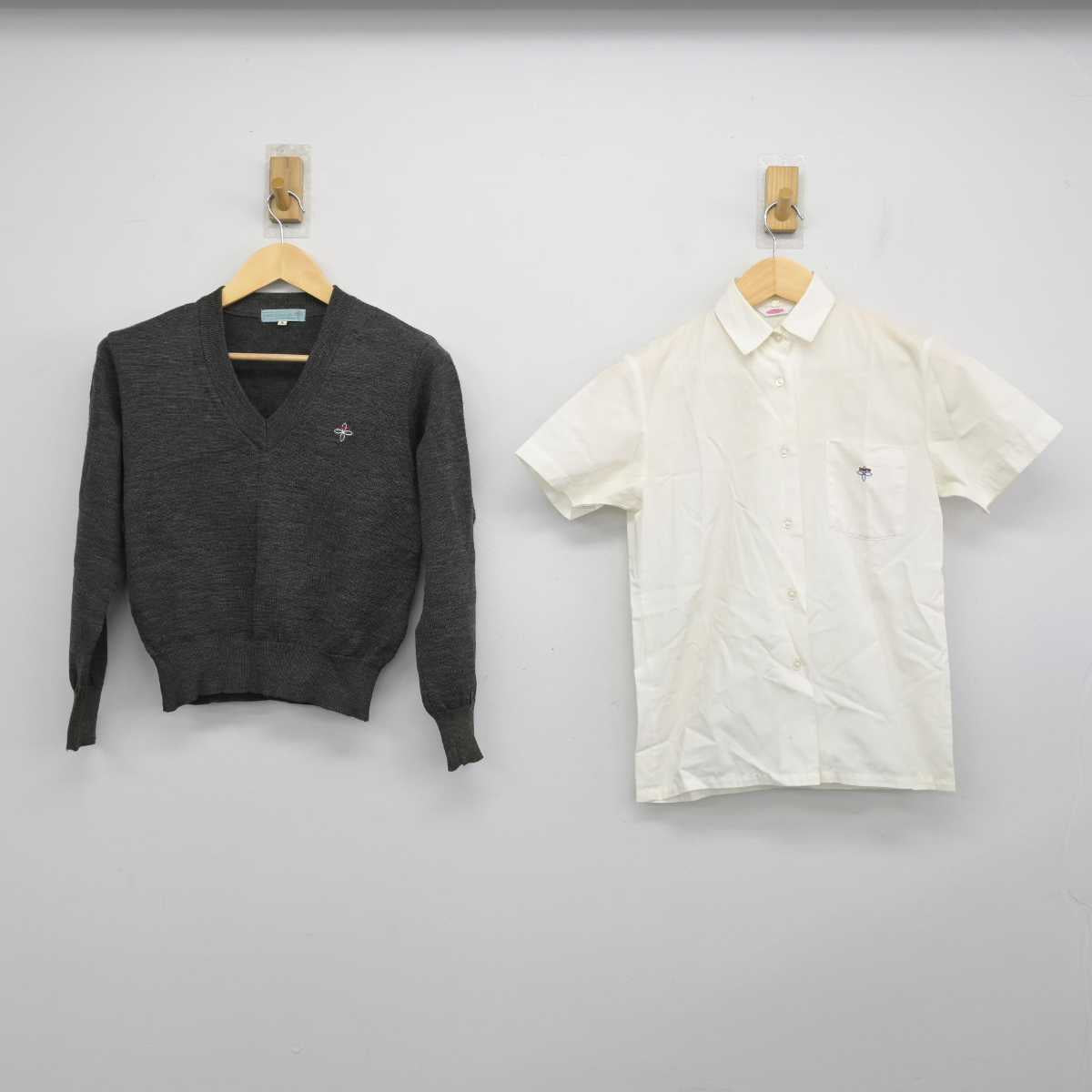 【中古】神奈川県 関東学院中学校・高等学校 女子制服 2点 ニット・シャツ Sf051946 中古制服通販パレイド