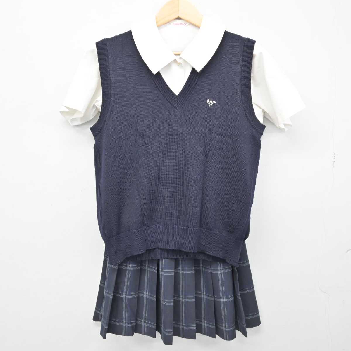 【中古】香川県 大手前高松高等学校 女子制服 3点 ニットベスト・シャツ・スカート Sf051981 中古制服通販パレイド