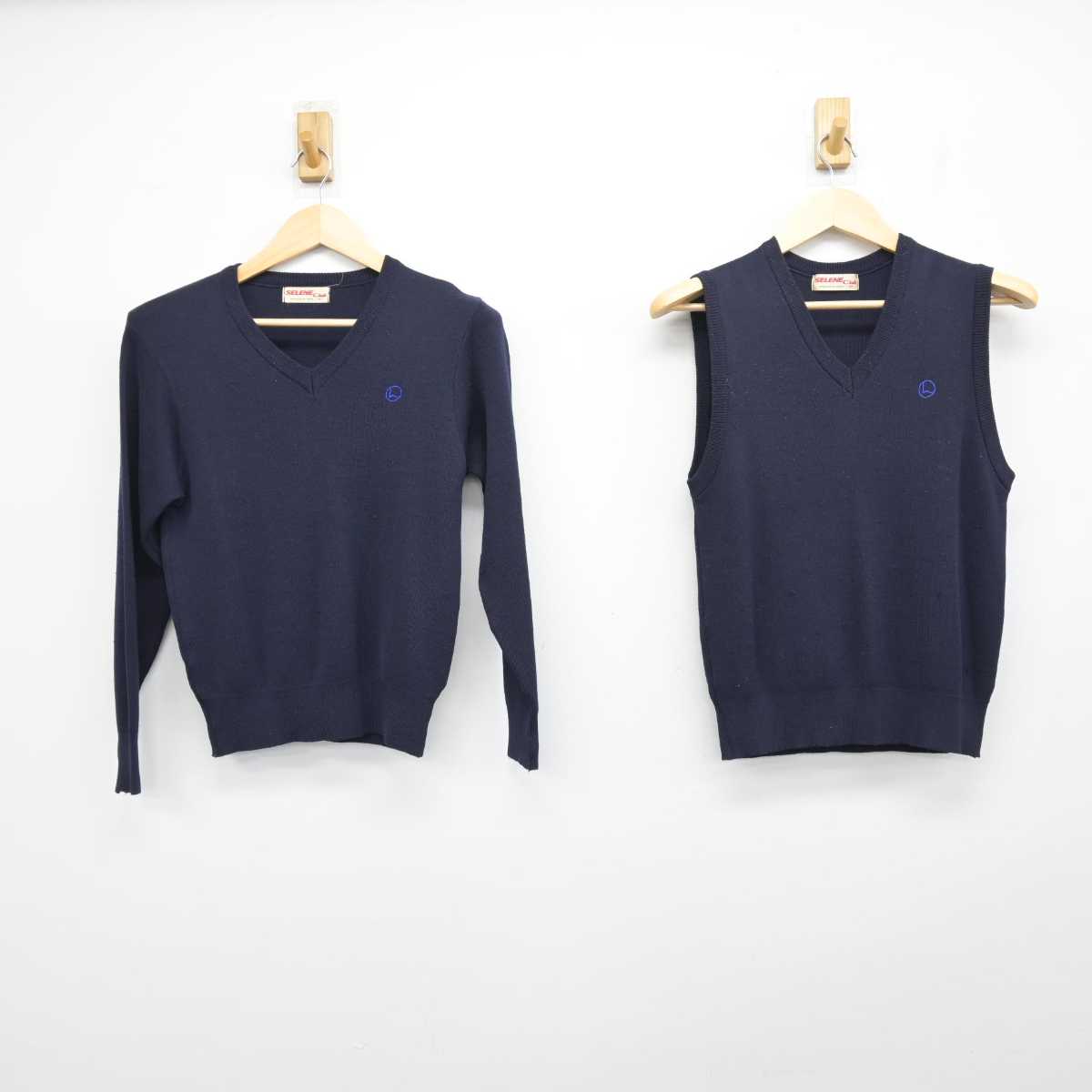 【中古】大阪府 堺リベラル中学校 女子制服 2点 ニット・ニットベスト Sf052029 中古制服通販パレイド