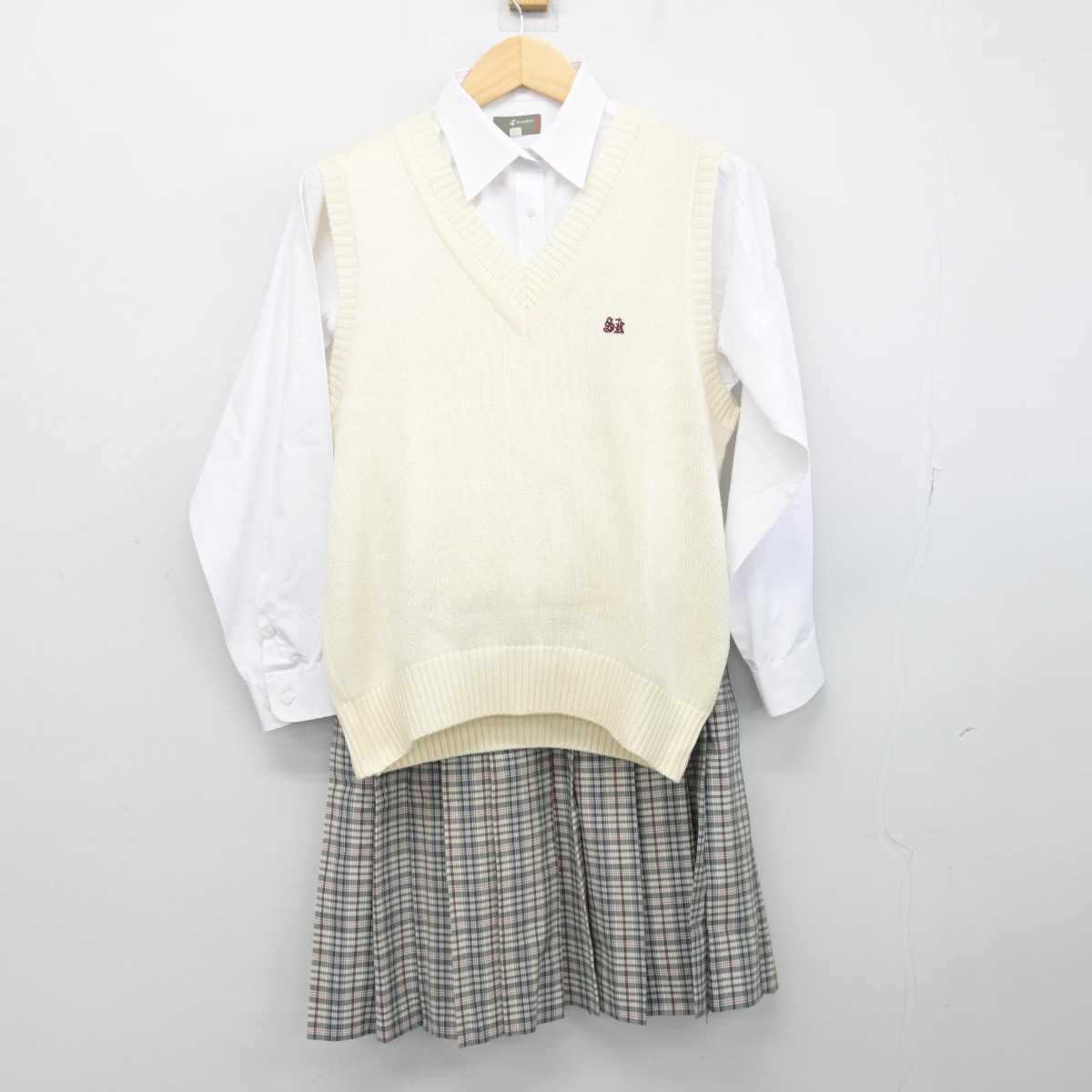 【中古】千葉県 芝浦工業大学柏高等学校 女子制服 3点 ニットベスト・シャツ・スカート Sf052180 中古制服通販パレイド