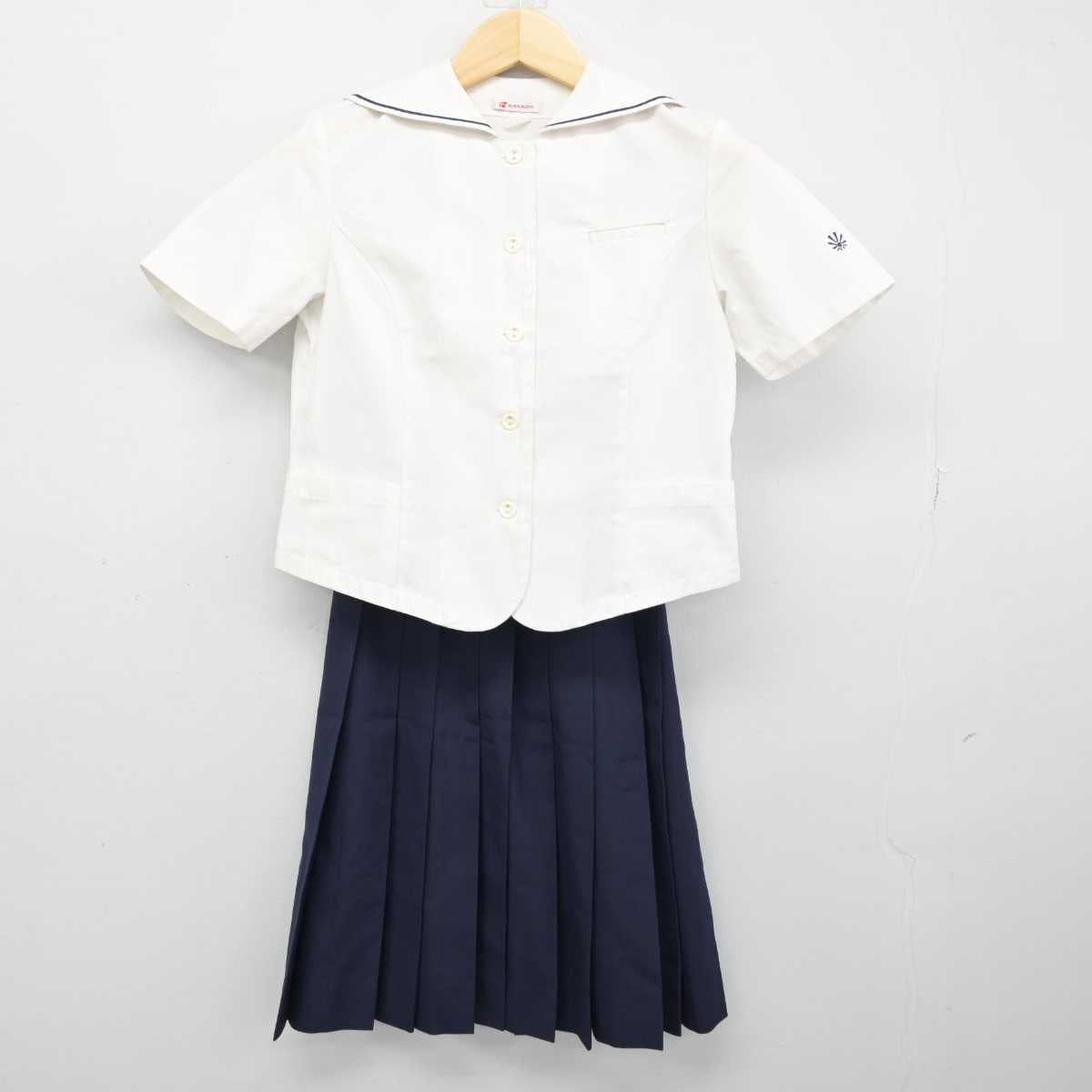 【中古】佐賀県 致遠館中学校 女子制服 2点 ブラウス・スカート Sf053342 中古制服通販パレイド