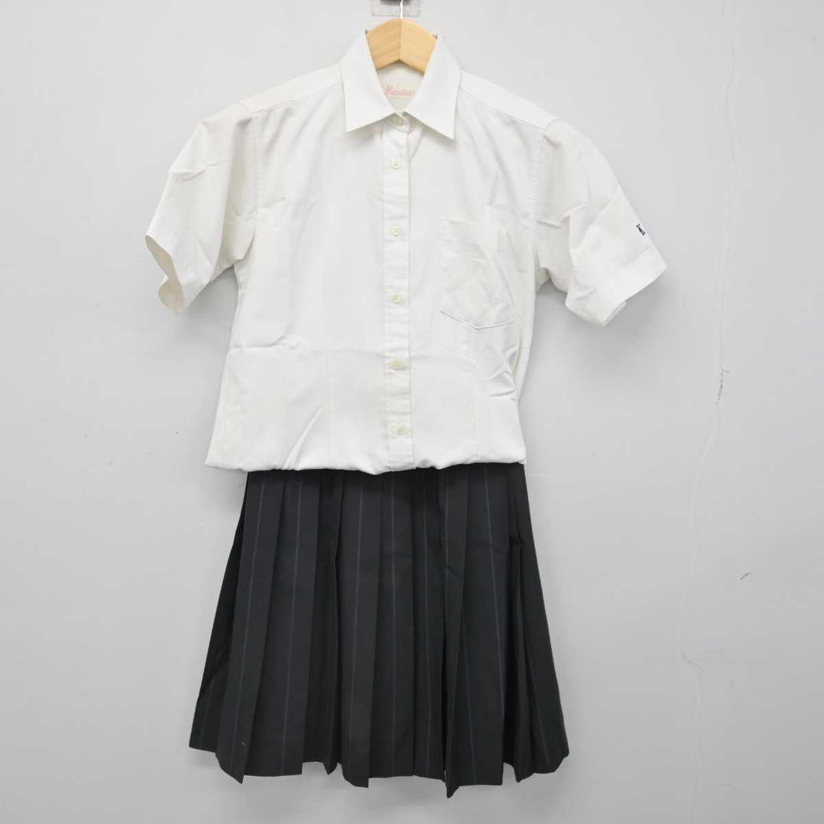 【中古】大阪府 大阪薫英女学院高等学校 女子制服 3点 シャツ・スカート Sf053505 中古制服通販パレイド