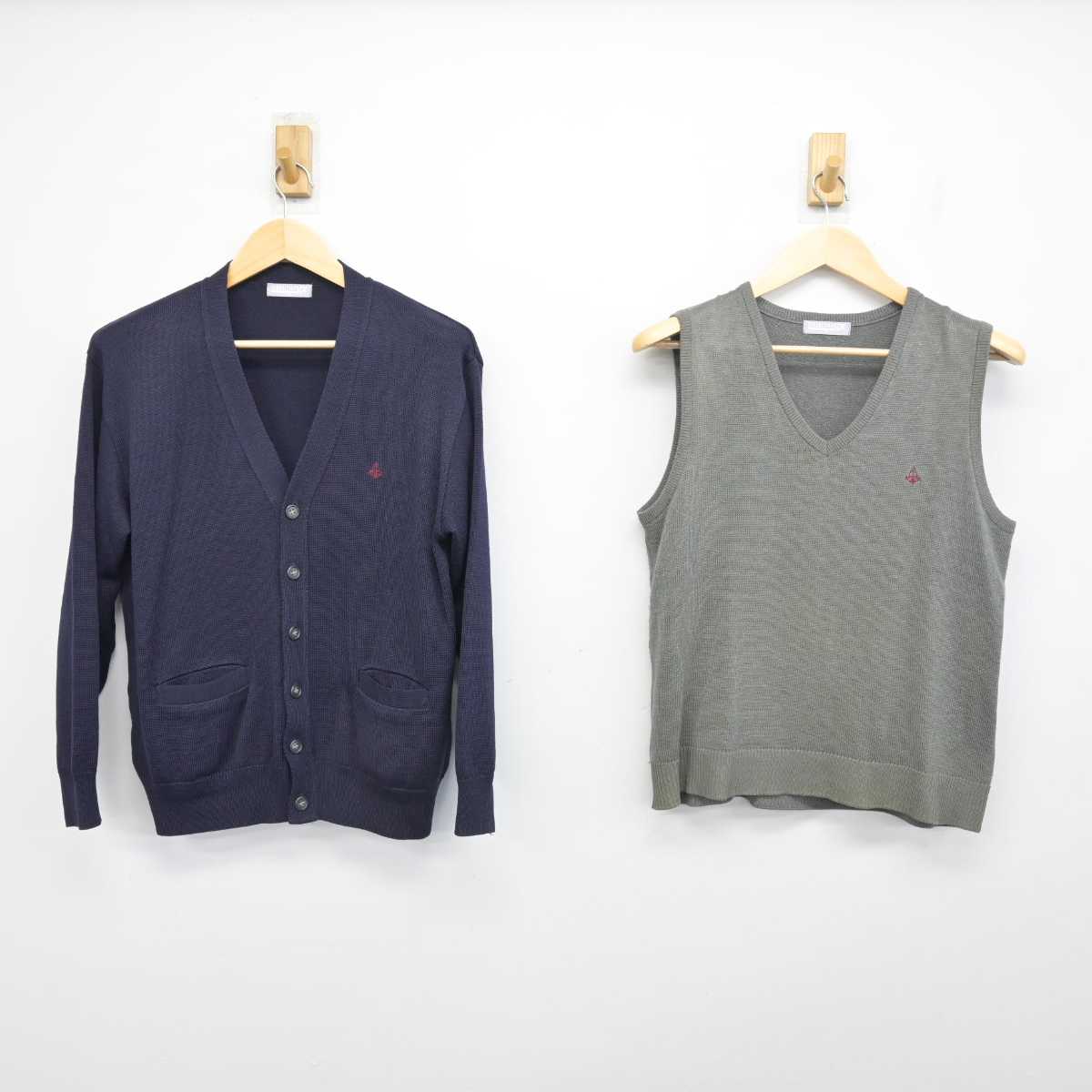 【中古】京都府 大谷中学高等学校 女子制服 2点 ニット・ニットベスト Sf053913 中古制服通販パレイド