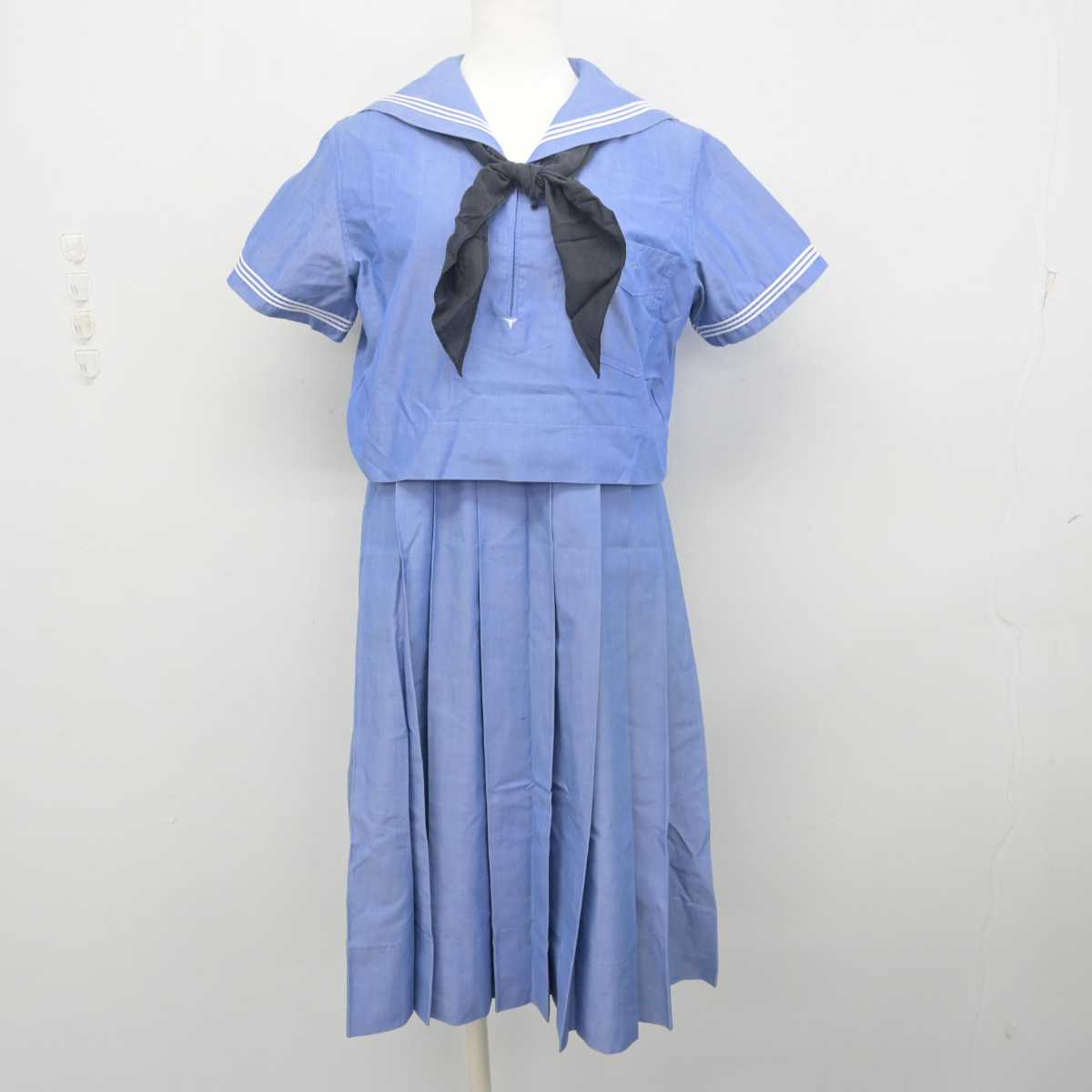 【中古】福岡県 福岡女学院中学校・高等学校 女子制服 3点 セーラー服・ジャンパースカート Sf055858 中古制服通販パレイド