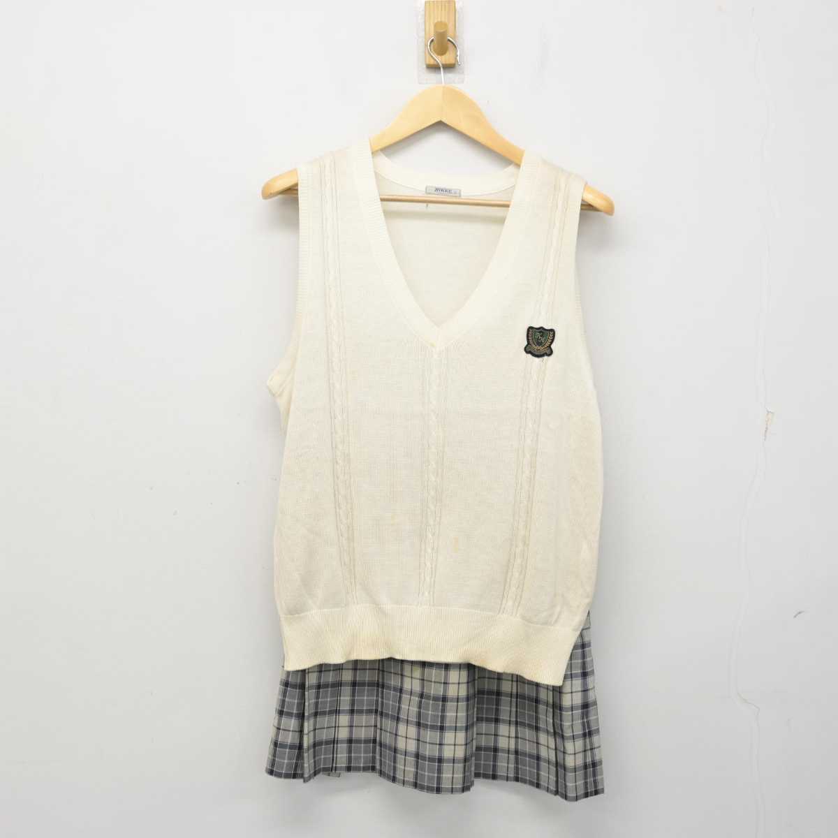 【中古】東京都 錦城高等学校 女子制服 2点 ニットベスト・スカート Sf058028 中古制服通販パレイド