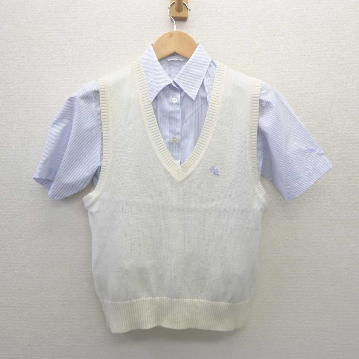 【中古】千葉県 千葉経済大学附属高等学校 女子制服 2点 ニットベスト・シャツ Sf061630 中古制服通販パレイド