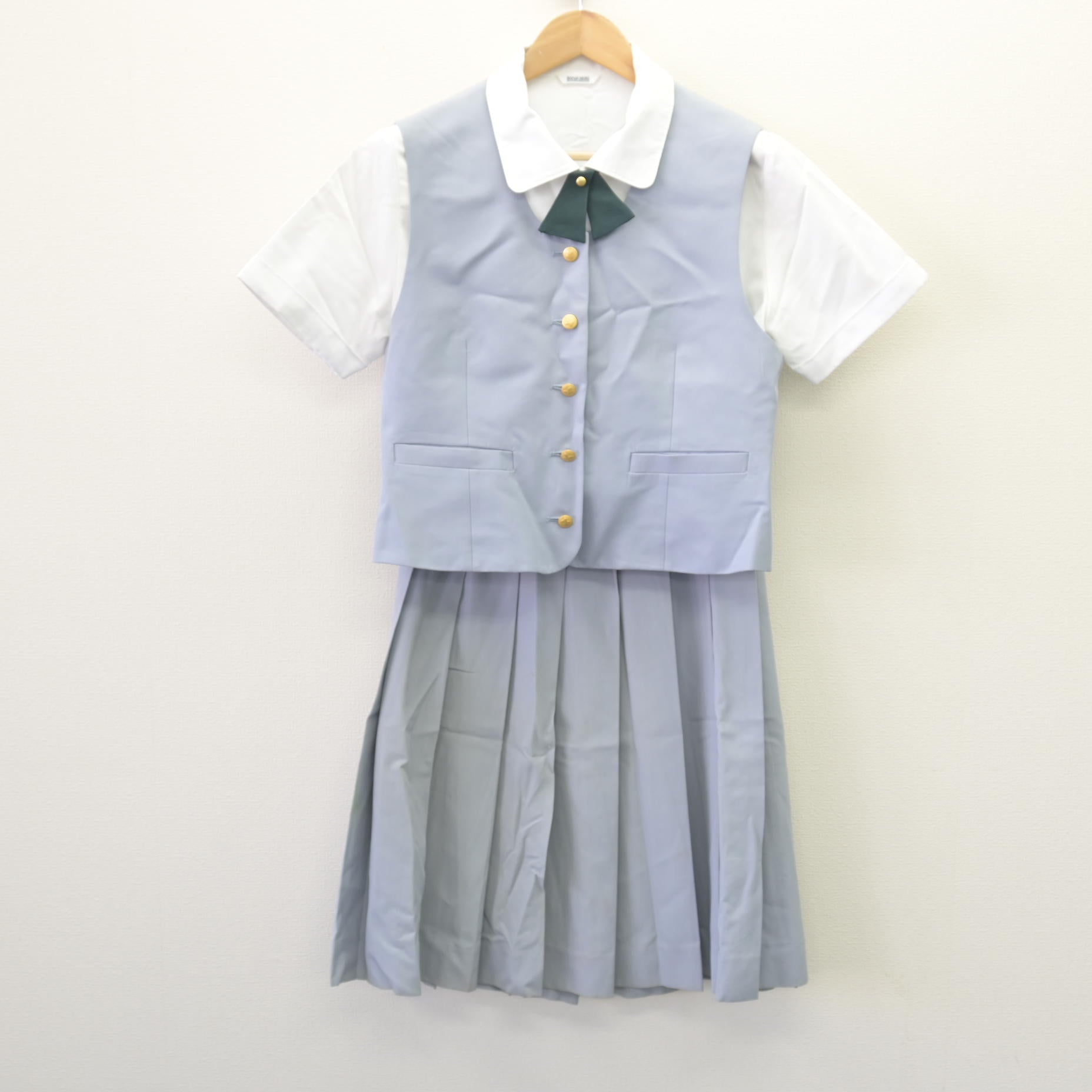 【中古】福島県 福島成蹊高等学校 女子制服 4点 ベスト・シャツ・スカート Sf069752 中古制服通販パレイド