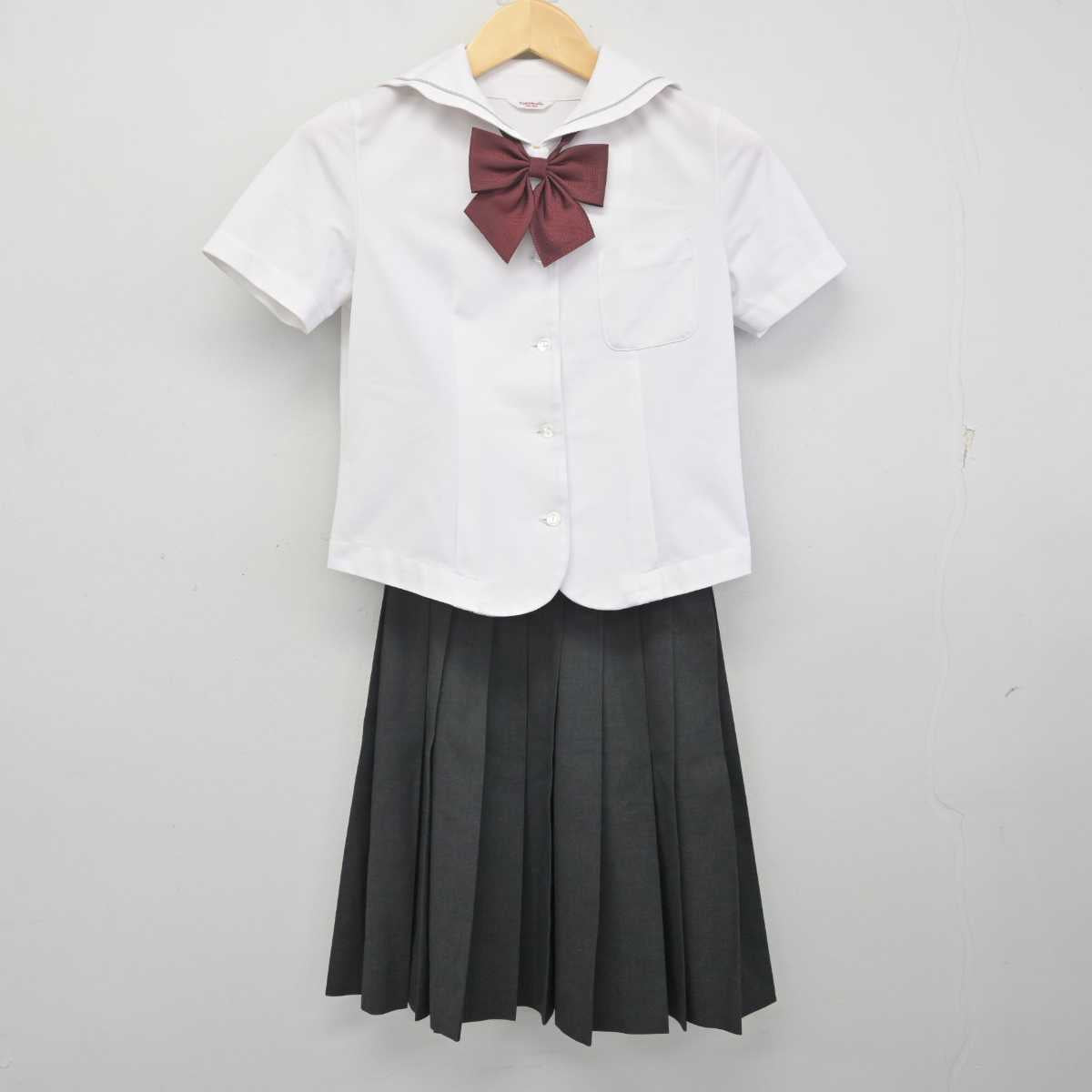 【中古】熊本県 鎮西高等学校旧制服 女子制服 3点 セーラー服・スカート Sf070677 中古制服通販パレイド