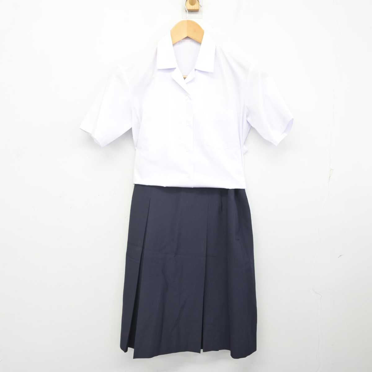 【中古】静岡県 静岡市立南中学校 女子制服 2点 シャツ・スカート Sf071251 中古制服通販パレイド