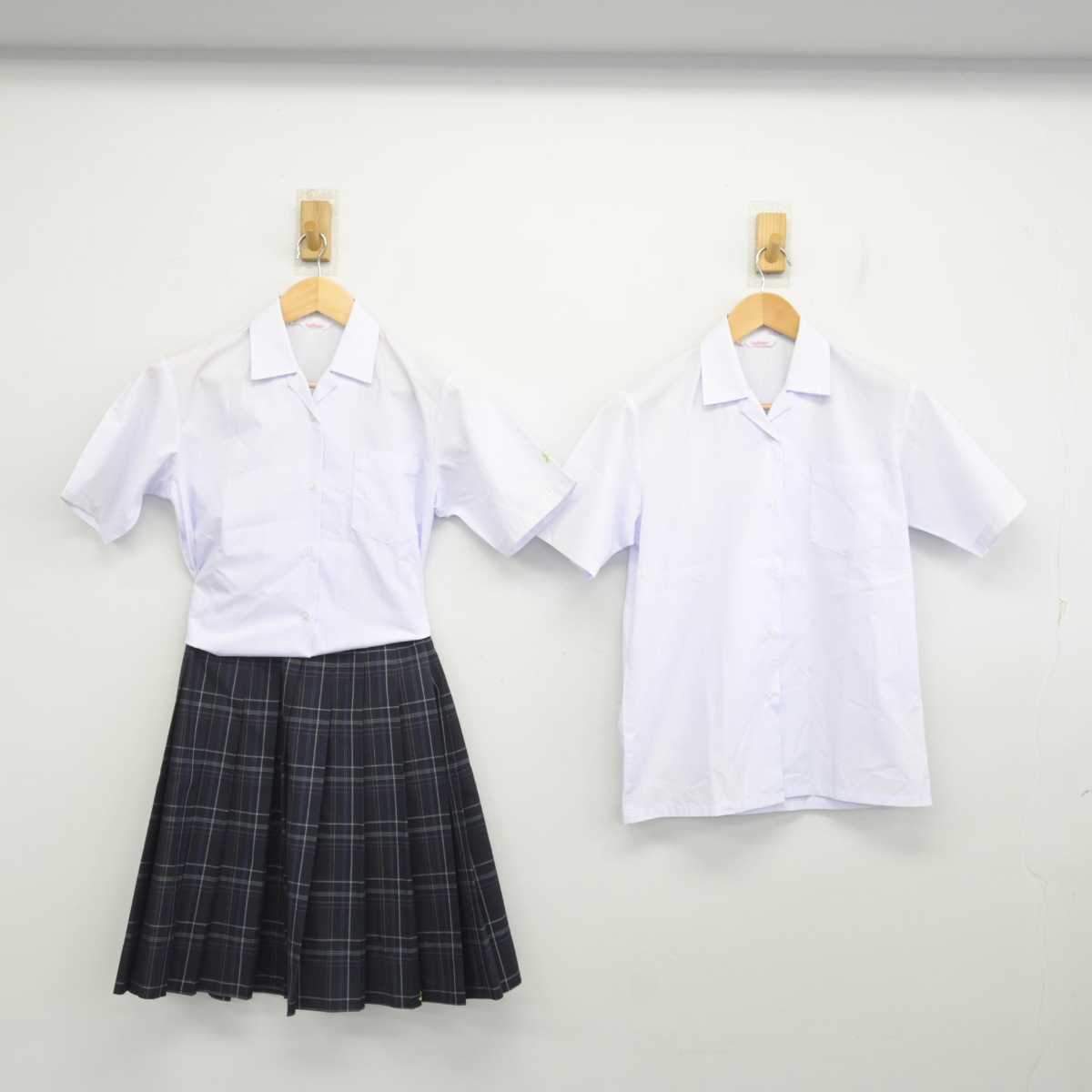 【中古】広島県 尾道中学校・高等学校 女子制服 3点 シャツ・スカート Sf072233 中古制服通販パレイド