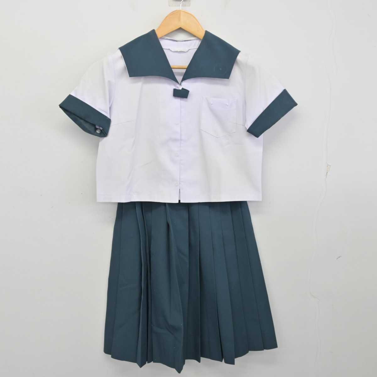 【中古】鹿児島県 鹿児島大学教育学部附属中学校 女子制服 2点 セーラー服・スカート Sf073517 中古制服通販パレイド
