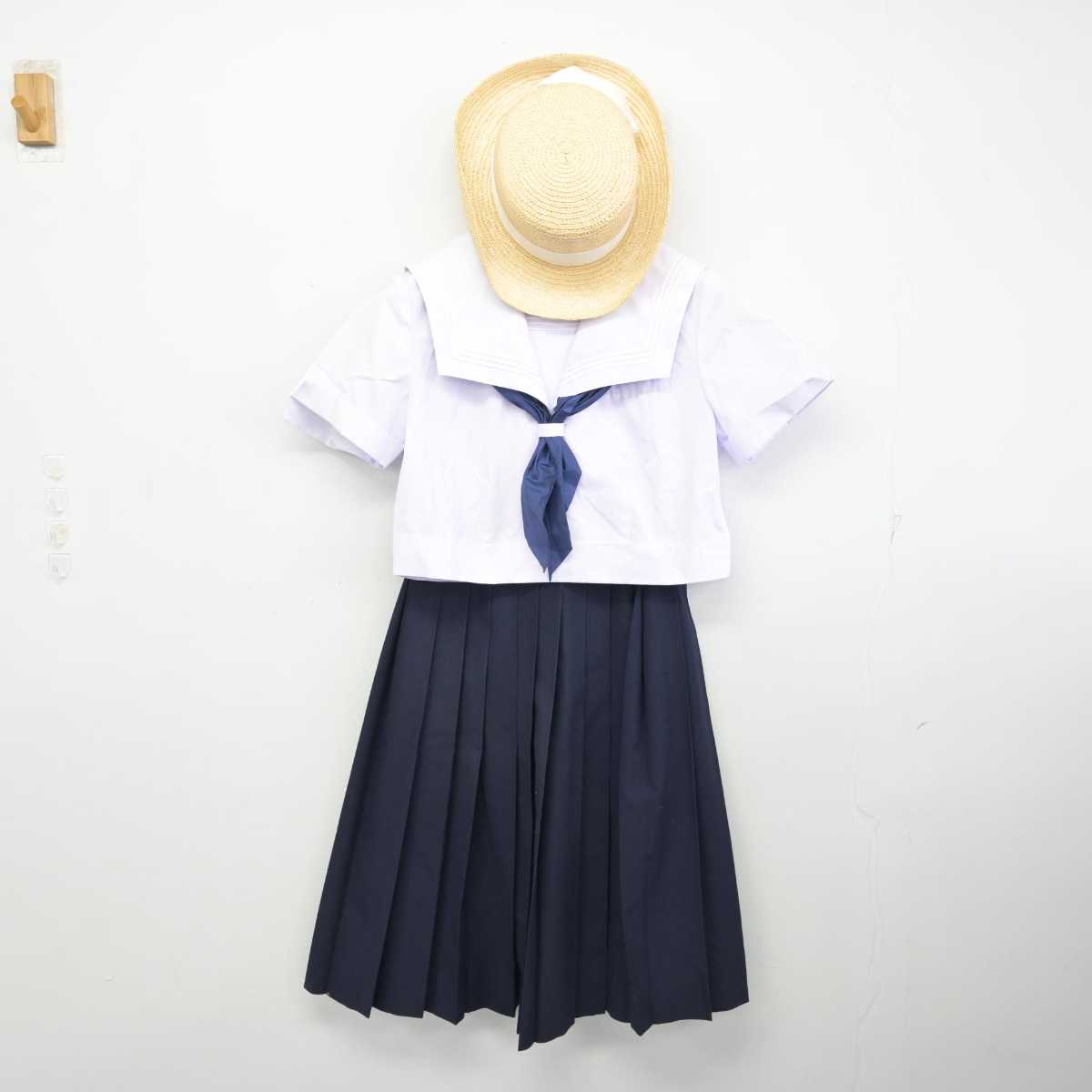 【中古】福岡県 飯塚日新館中学校 女子制服 4点 セーラー服・スカート Sf074842 中古制服通販パレイド