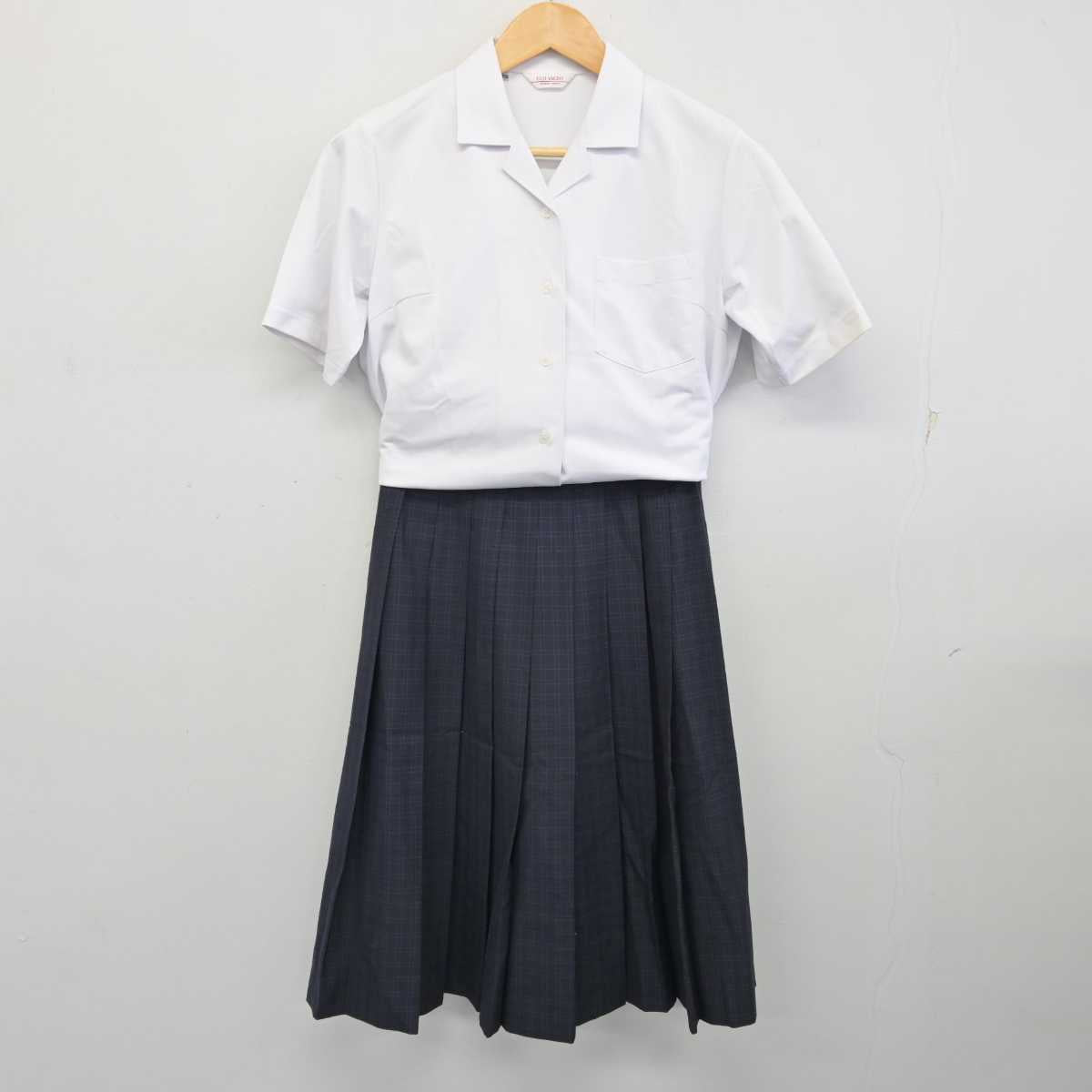 【中古】福岡県 福岡市立中学校標準服 女子制服 2点 シャツ・スカート Sf076062 中古制服通販パレイド