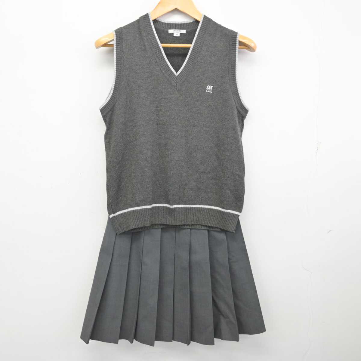 【中古】福島県 福島南高等学校 女子制服 2点 ニットベスト・スカート Sf079069 中古制服通販パレイド