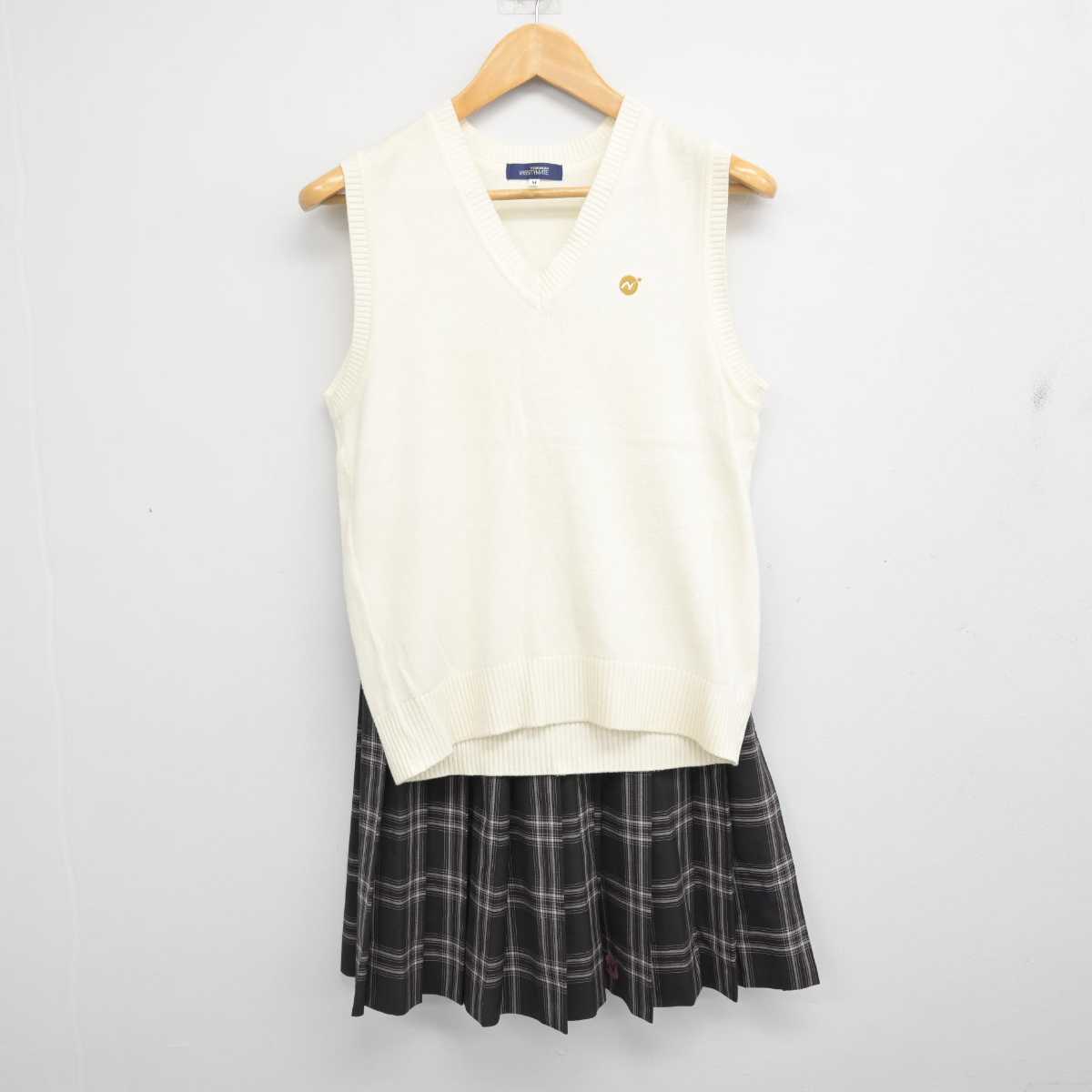 【中古】千葉県 二松學舎大学附属柏中学校・高等学校 女子制服 2点 ニットベスト・スカート Sf079741 中古制服通販パレイド