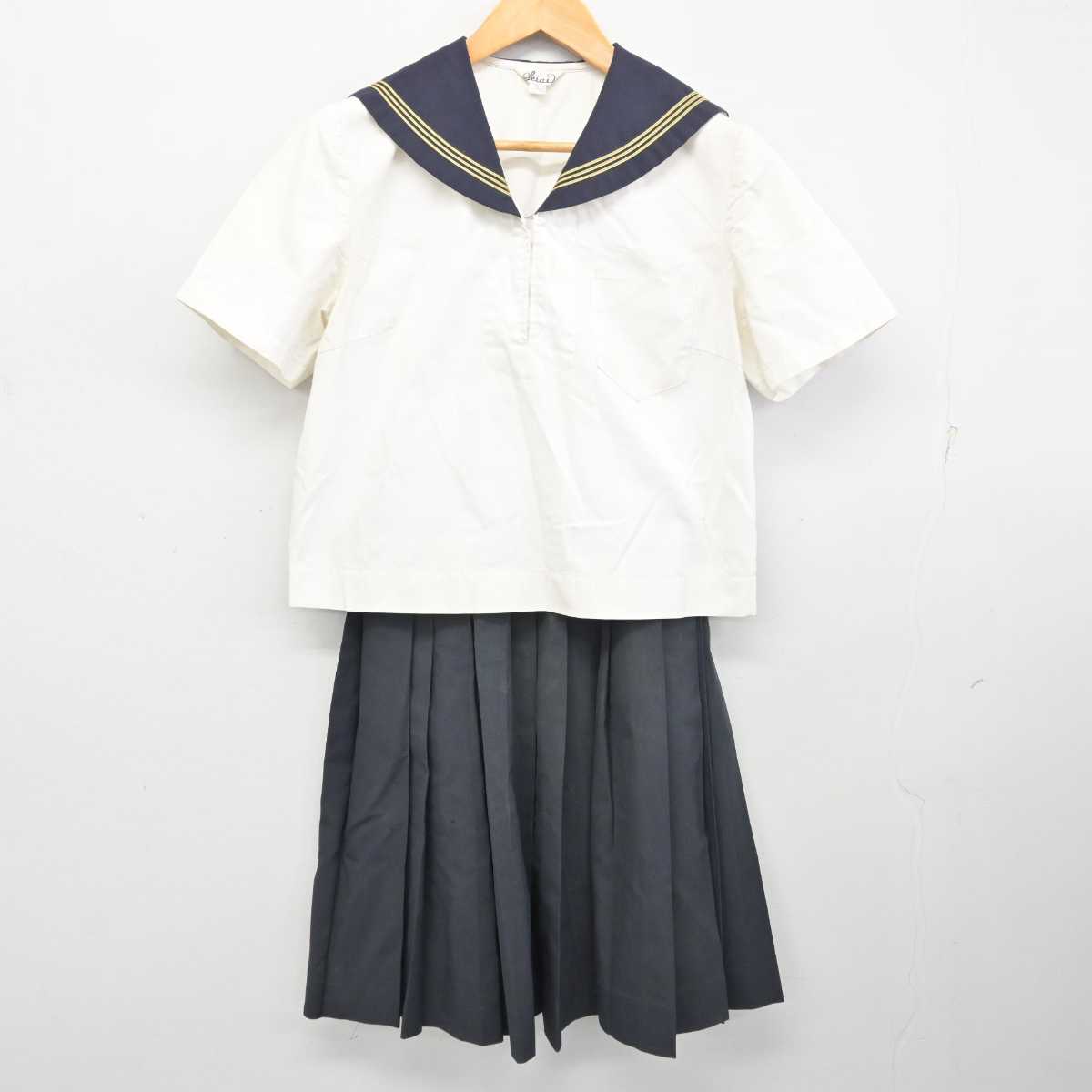 【中古】青森県 弘前学院聖愛中学高等学校 女子制服 3点 セーラー服・スカート・スカート Sf080560 中古制服通販パレイド