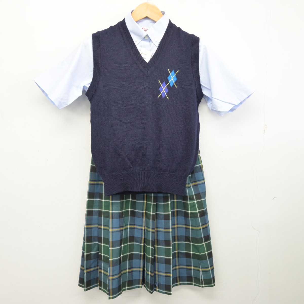 【中古】神奈川県 聖セシリア女子高等学校 女子制服 4点 ニットベスト・シャツ・スカート Sf080569 中古制服通販パレイド