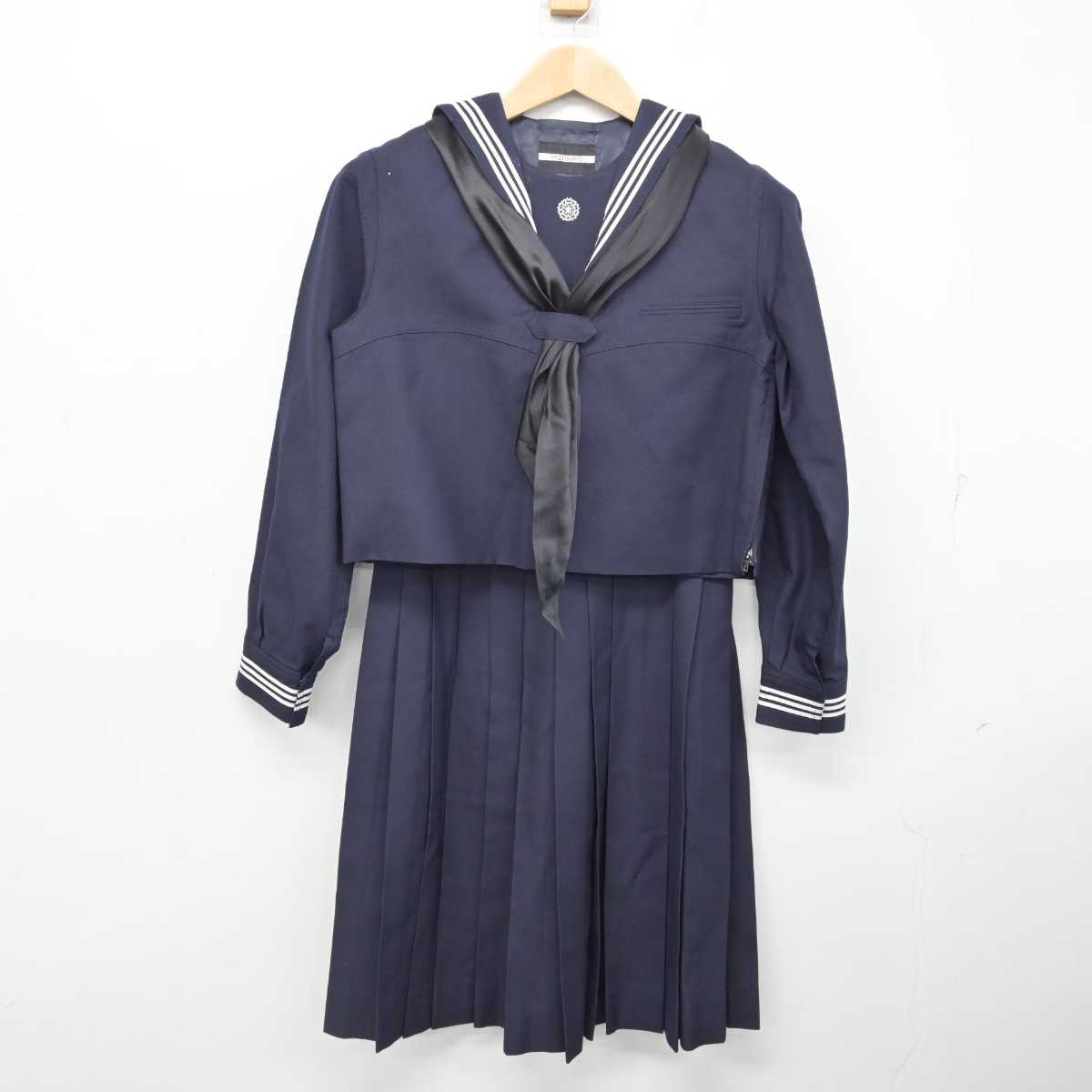 【中古】東京都 学習院女子中等科・高等科 女子制服 3点 セーラー服・スカート Sf083959 中古制服通販パレイド