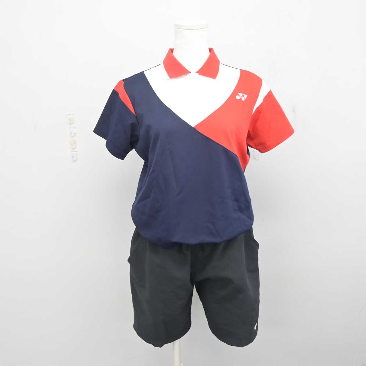【中古】長崎県 滑石中学校テニス部ユニフォーム 女子制服 3点 部活ユニフォーム 上・部活ユニフォーム 上・部活ユニフォーム 下 Sf