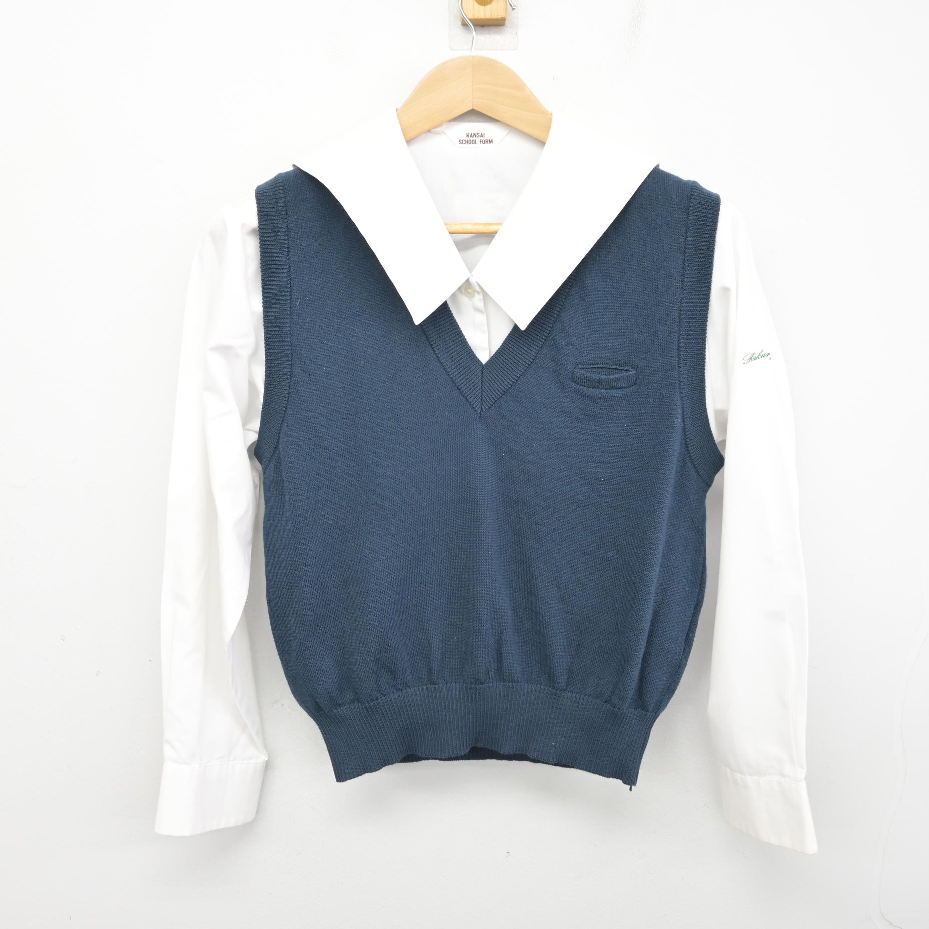 【中古】岡山県 岡山白陵中学校・岡山白陵高等学校 女子制服 2点 ニットベスト・シャツ Sf090078 中古制服通販パレイド