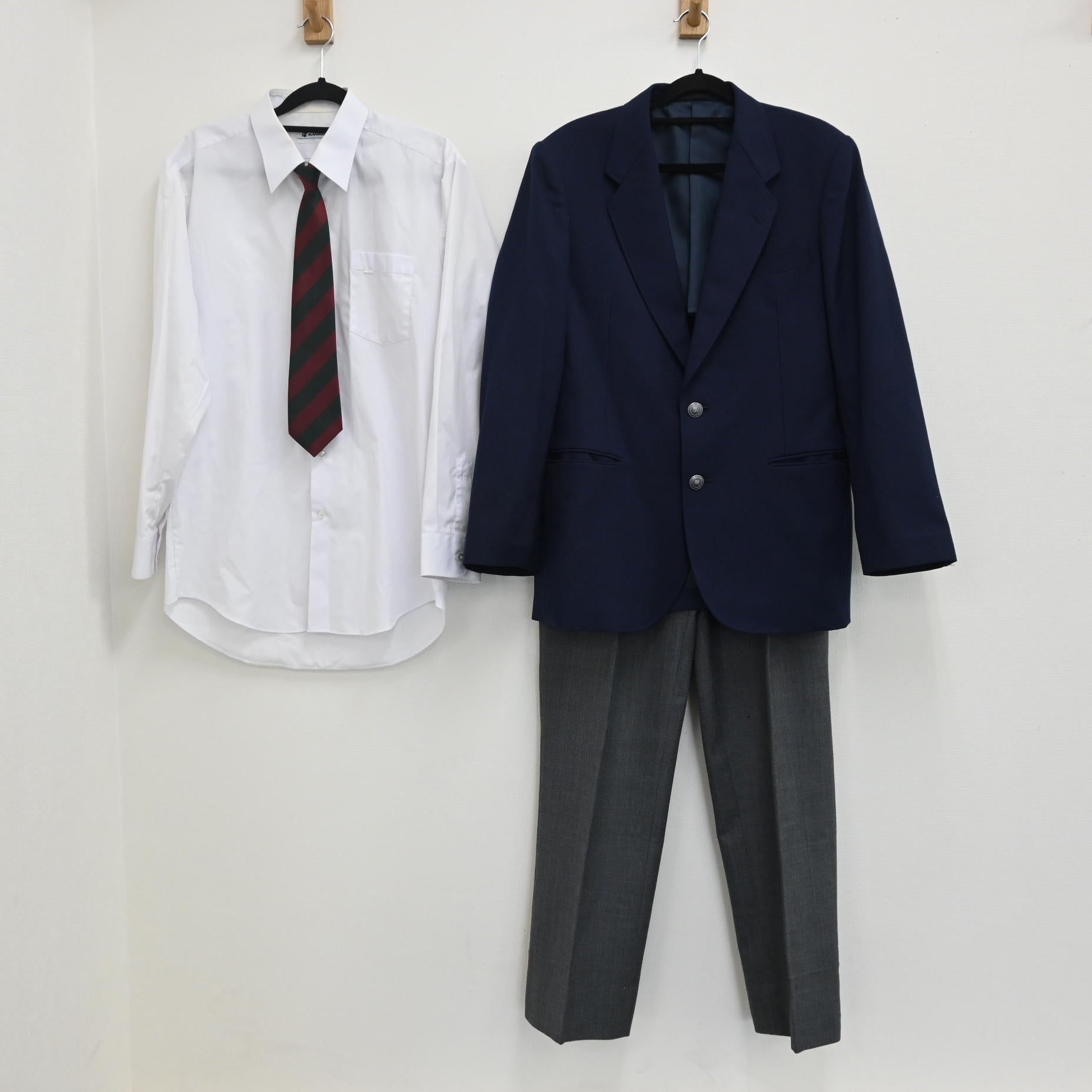 【中古制服】千葉県 宮本中学校 男子制服 4点(ブレザー・ズボン 冬・シャツ 長袖・シャツ 長袖・ネクタイ ) Sf000113【リサイクル
