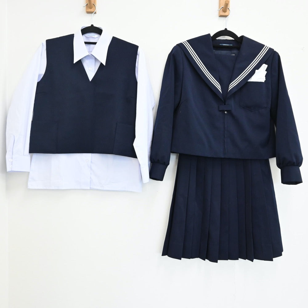 【中古制服】三重県 三重県津市芸濃中学校 女子制服 4点（セーラー服・ベスト・シャツ・スカート）sf001084【リサイクル学生服】 中古