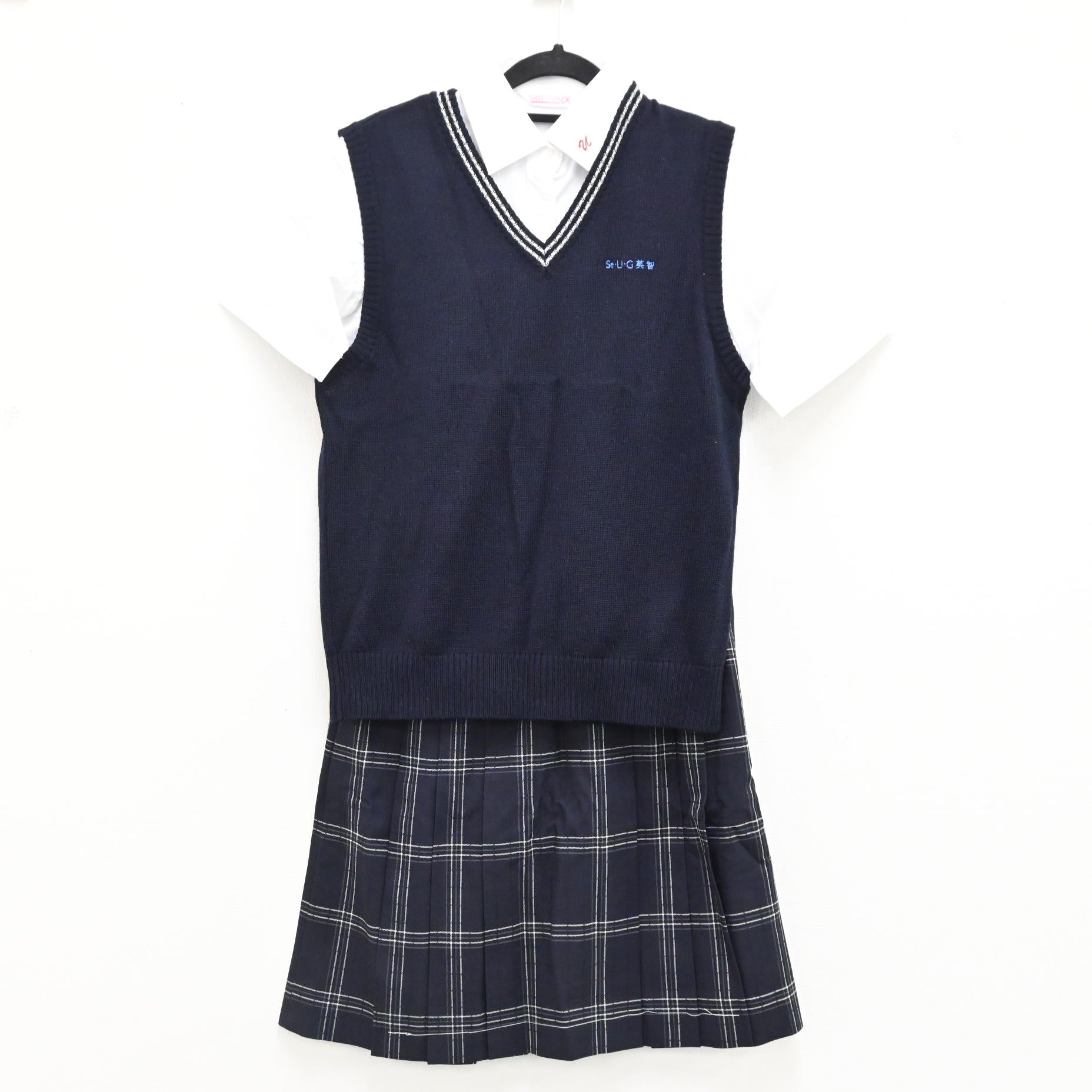 【中古制服】宮城県 聖ウルスラ学院英智小中学校 女子制服 3点（ニット・シャツ・スカート）sf001200【リサイクル学生服】 中古制服