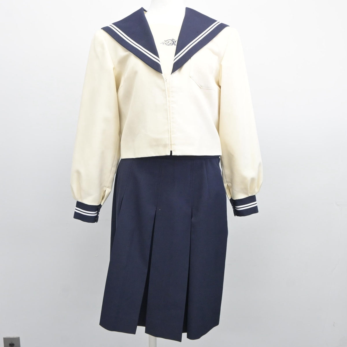 【中古制服】和歌山県 開智高等学校 女子制服 3点(セーラー服・シャツ・スカート)sf025456【リサイクル学生服】 中古制服通販パレイド