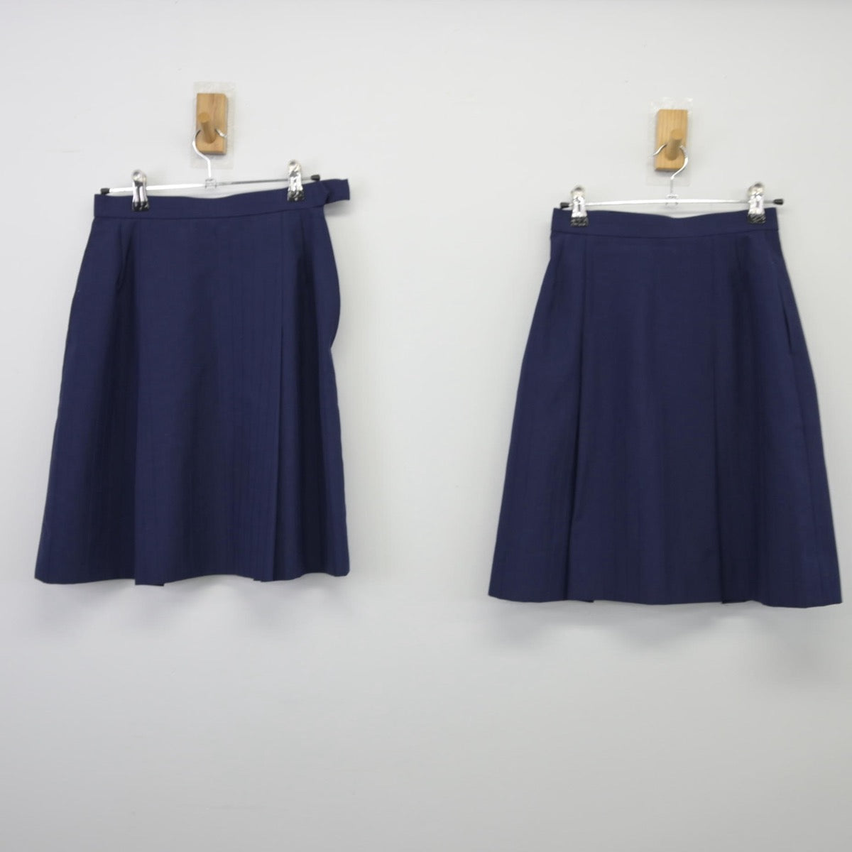 【中古制服】埼玉県 秀明学園旧制服 女子制服 2点（スカート）sf025483【リサイクル学生服】 中古制服通販パレイド