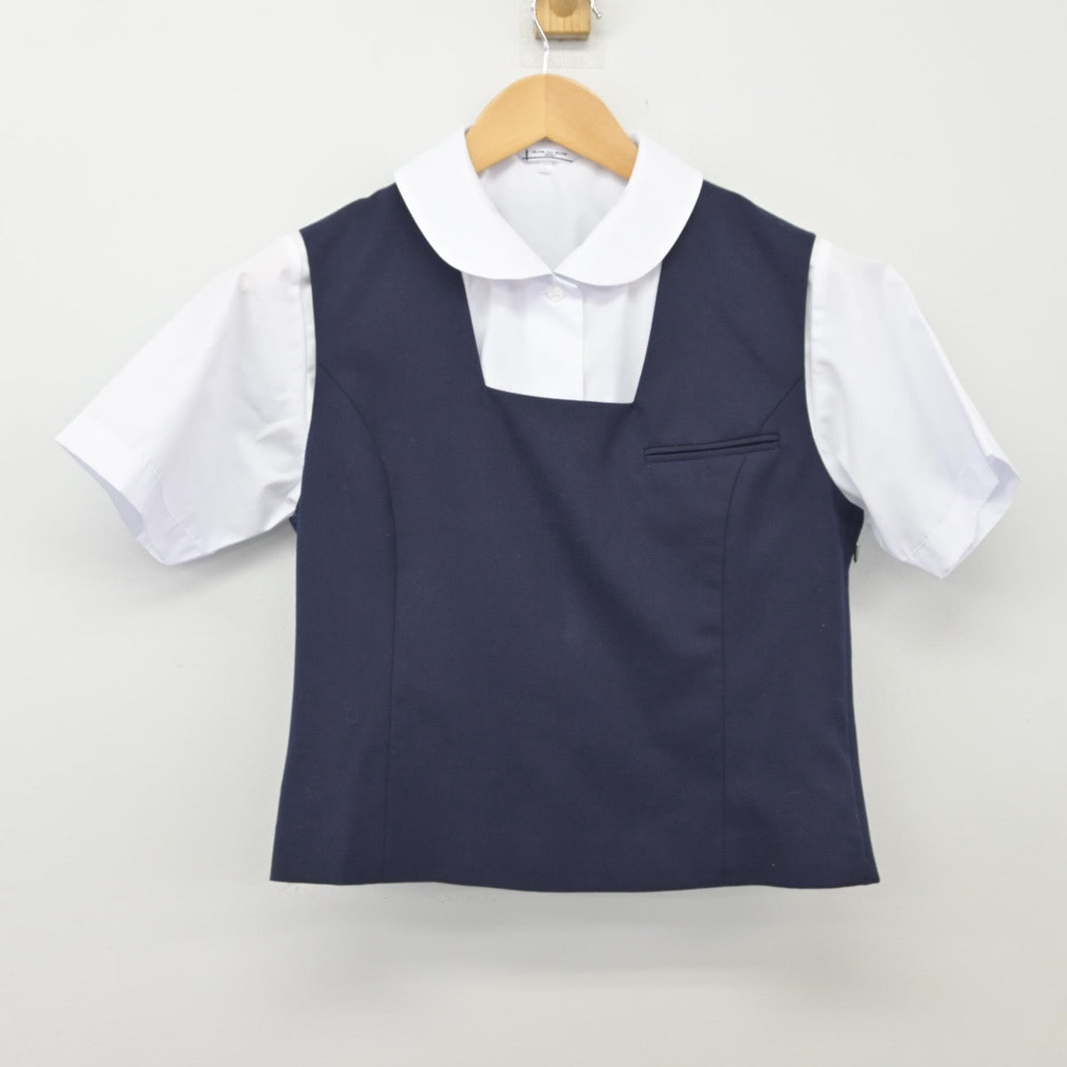 【中古制服】北海道 小樽市西陵中学校 女子制服 2点（ベスト・シャツ）sf025506【リサイクル学生服】 中古制服通販パレイド