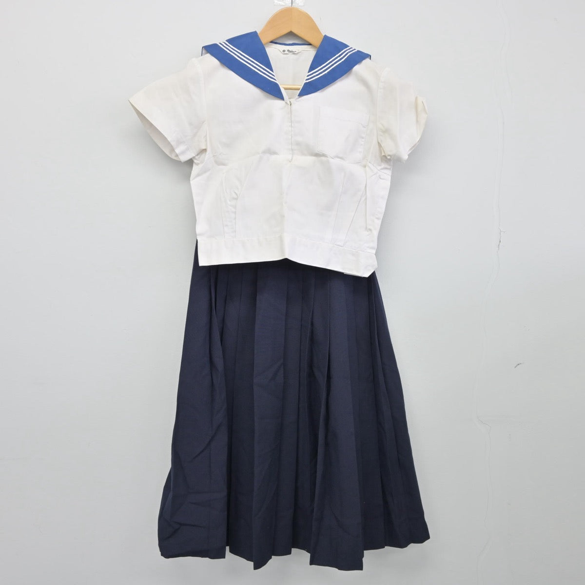 【中古制服】石川県 北陸学院高等学校 女子制服 2点（セーラー服・スカート）sf025577【リサイクル学生服】 中古制服通販パレイド