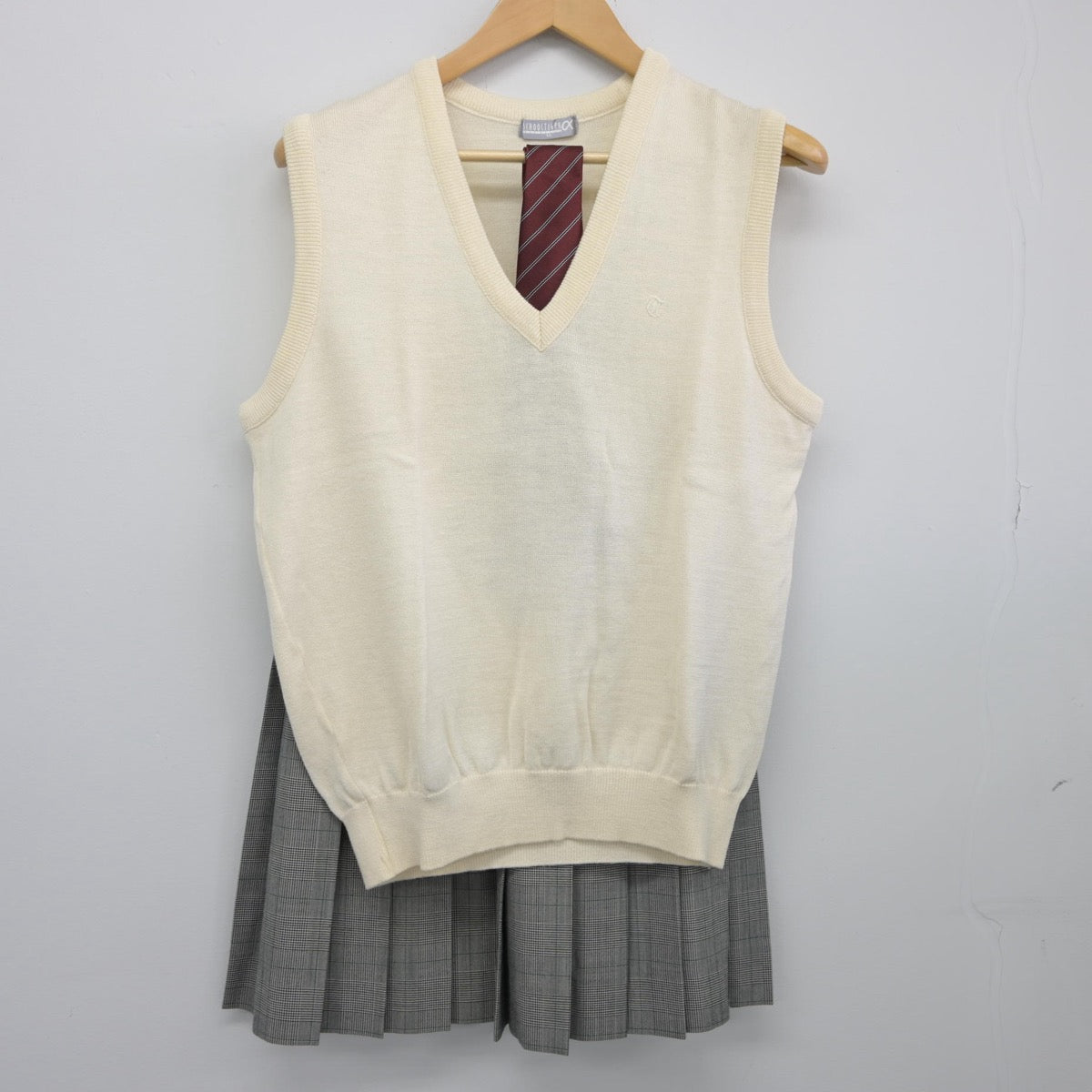 【中古制服】東京都 東洋高等学校 女子制服 3点（ニットベスト・スカート）sf025607【リサイクル学生服】 中古制服通販パレイド