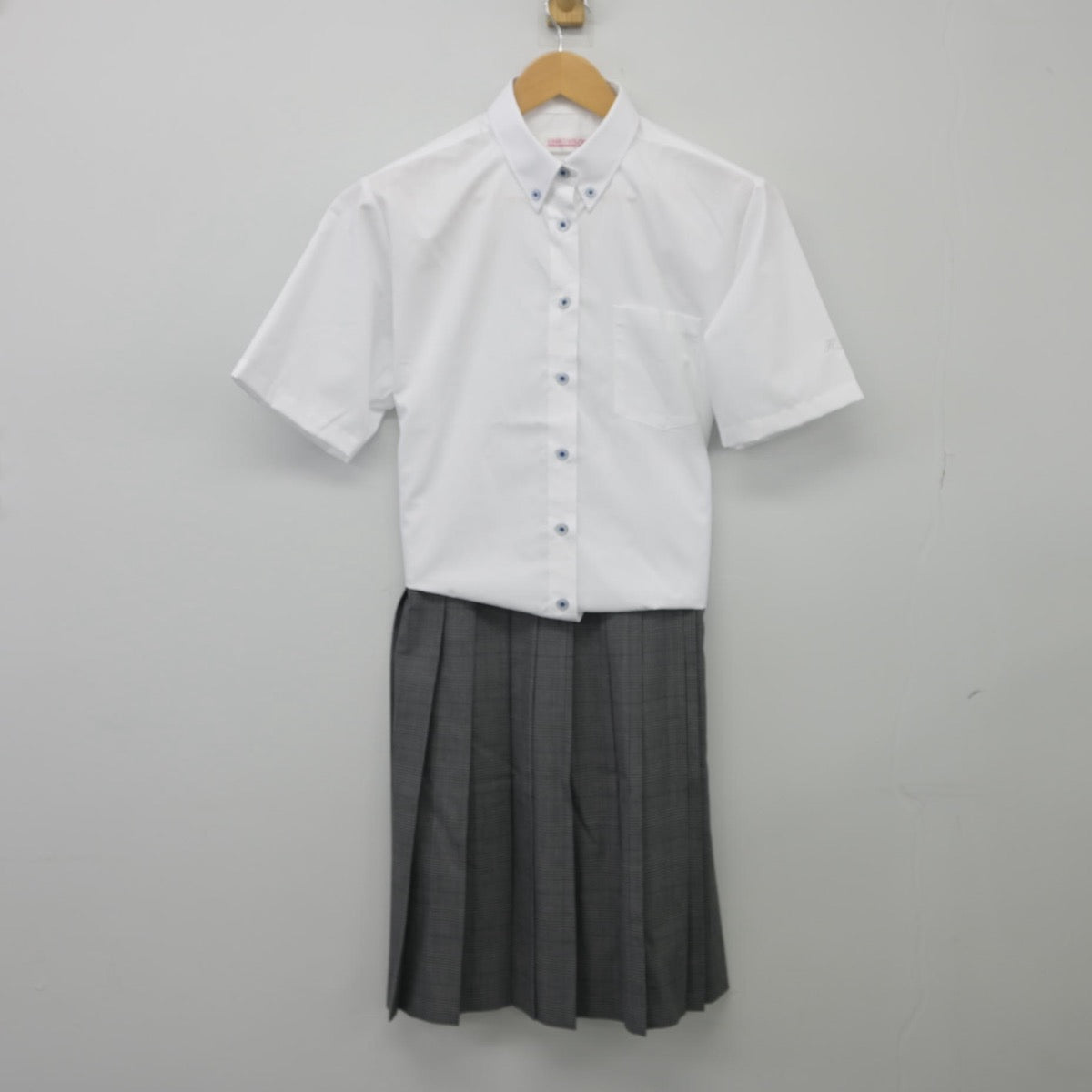 【中古制服】大阪府 近畿大学附属高等学校 女子制服 2点（シャツ・スカート）sf025646【リサイクル学生服】 中古制服通販パレイド