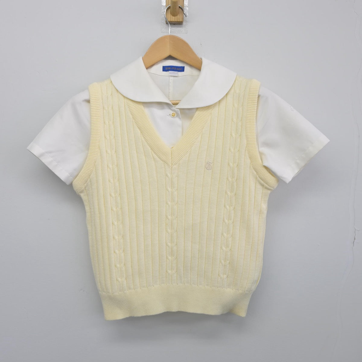 【中古制服】山梨県 山梨学院高等学校 女子制服 4点（ニットベスト・シャツ）sf025697【リサイクル学生服】 中古制服通販パレイド