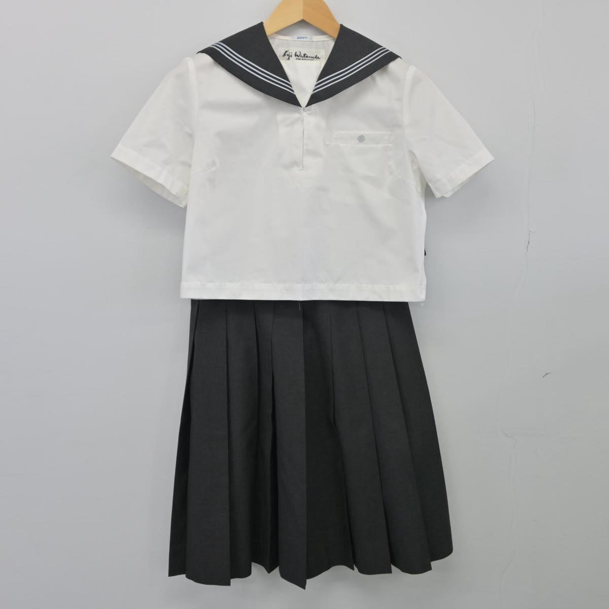 【中古制服】茨城県 聖徳大学附属取手聖徳女子高等学校 女子制服 3点（セーラー服・スカート）sf025847【リサイクル学生服】 中古制服