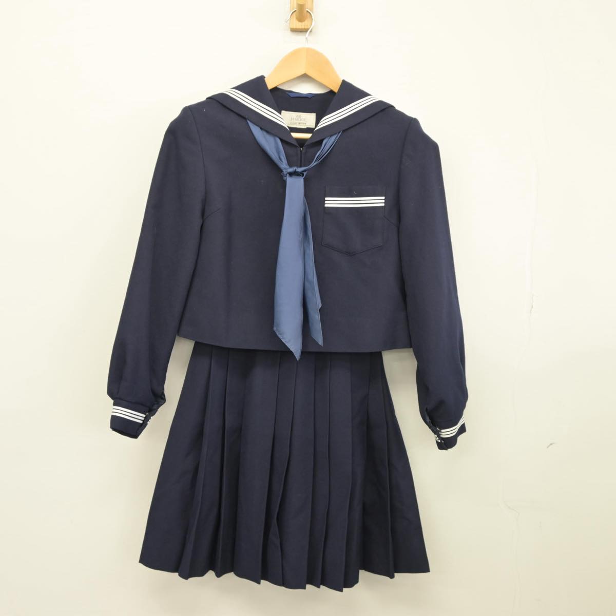 【中古制服】大阪府 池田市立渋谷中学校 女子制服 3点（セーラー服・スカート）sf026109【リサイクル学生服】 中古制服通販パレイド