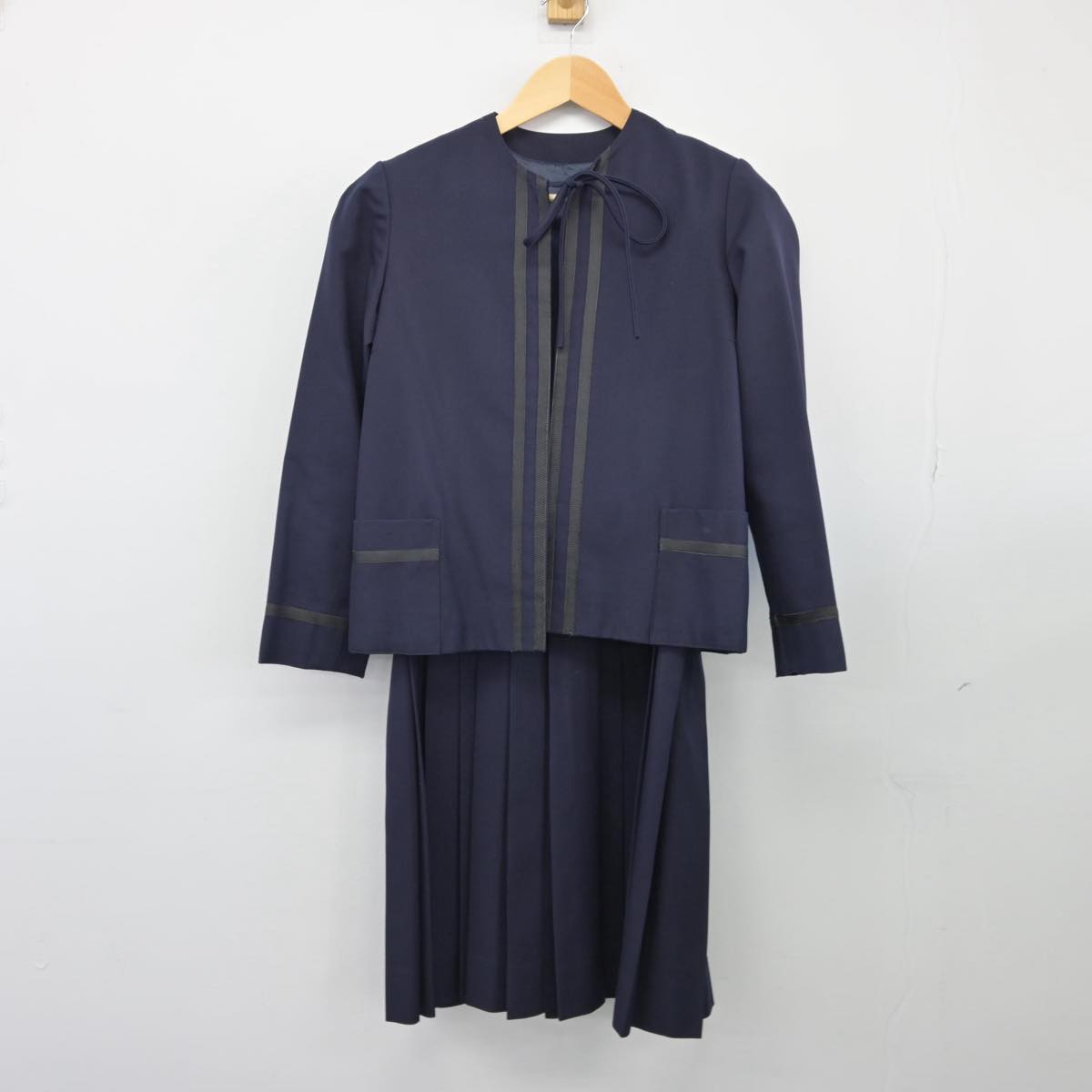 【中古制服】東京都 友学園女子中学高等学校旧制服 女子制服 2点（ブレザー・ジャンパースカート）sf026384【リサイクル学生服